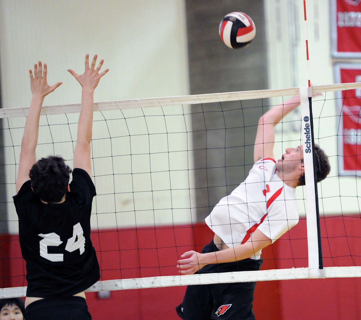 New Canaan boys volleyball team losses in three games against Greenwich
