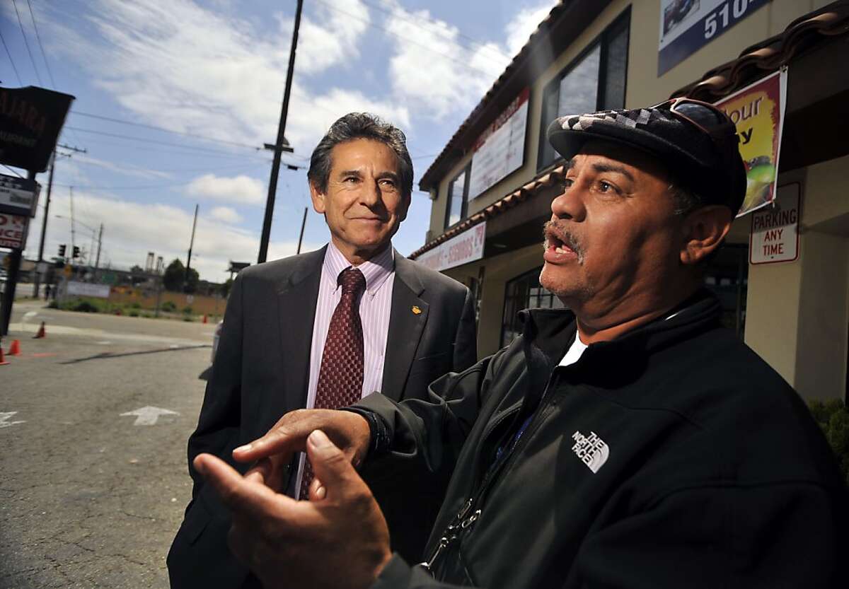 Oakland police chief steps down