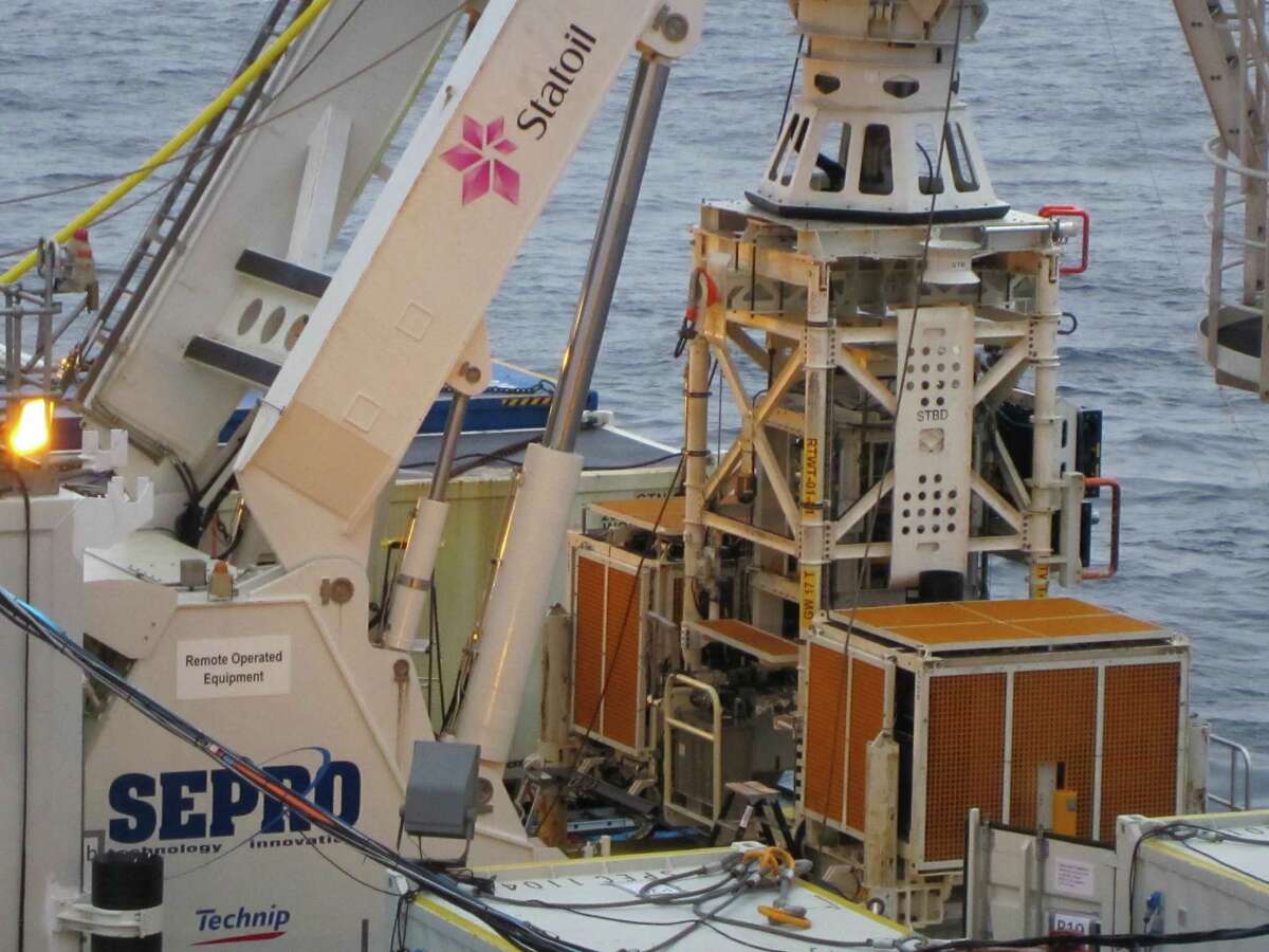 Tapping into an undersea pipeline doesn't have to stop the flow