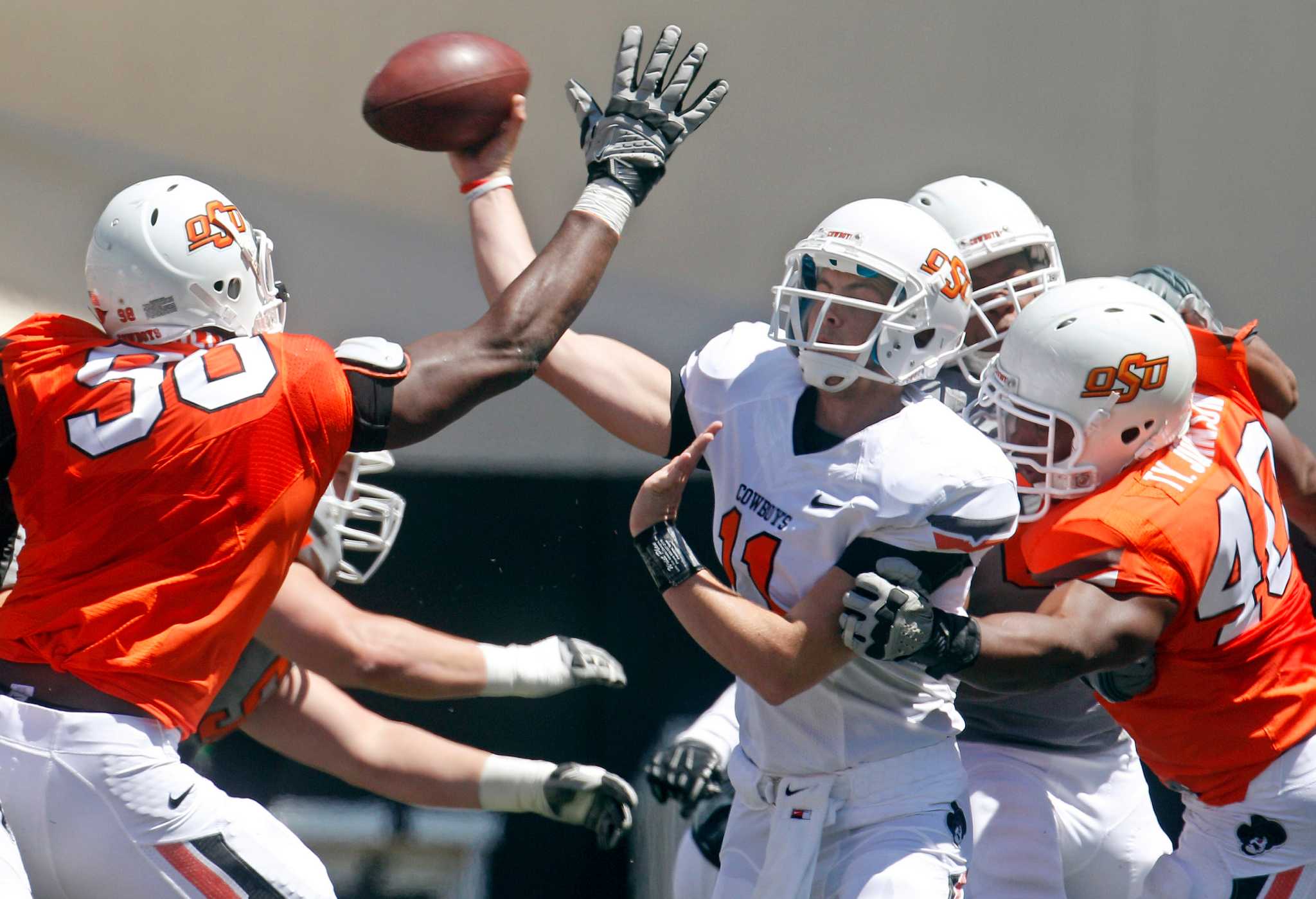 Oklahoma State QB Lunt decides to transfer