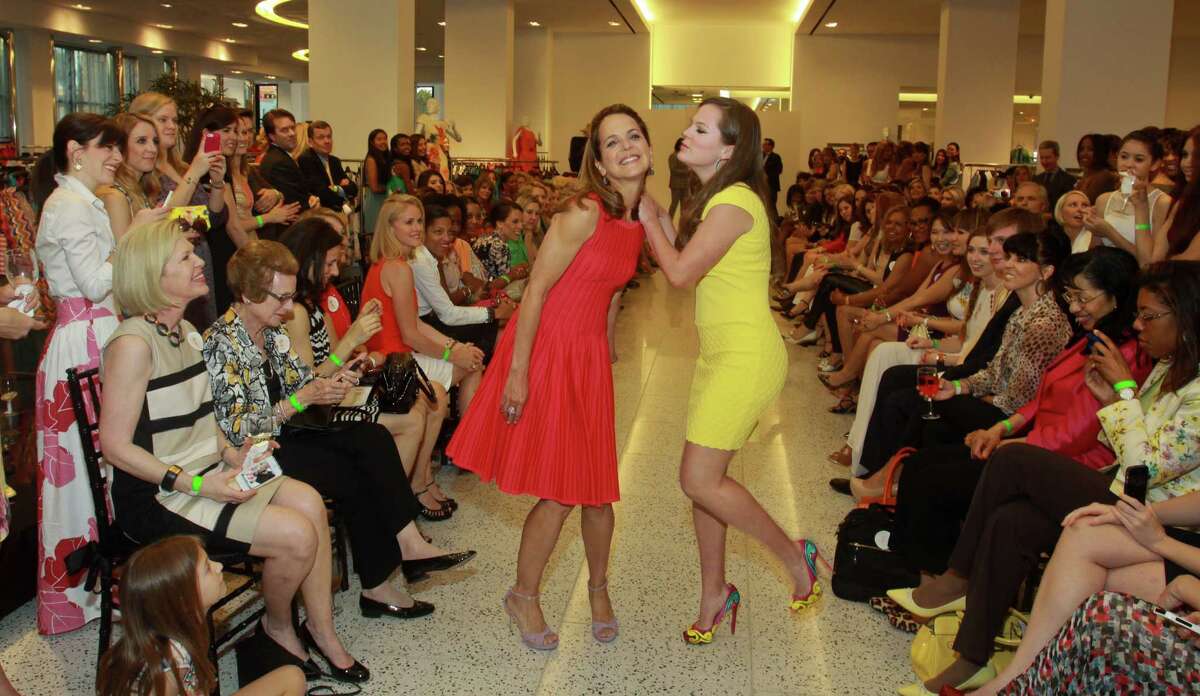 Super moms and model daughters strut for Recipe For Success