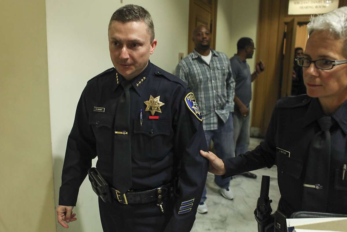 Oakland police chief helps chase down carjack suspect