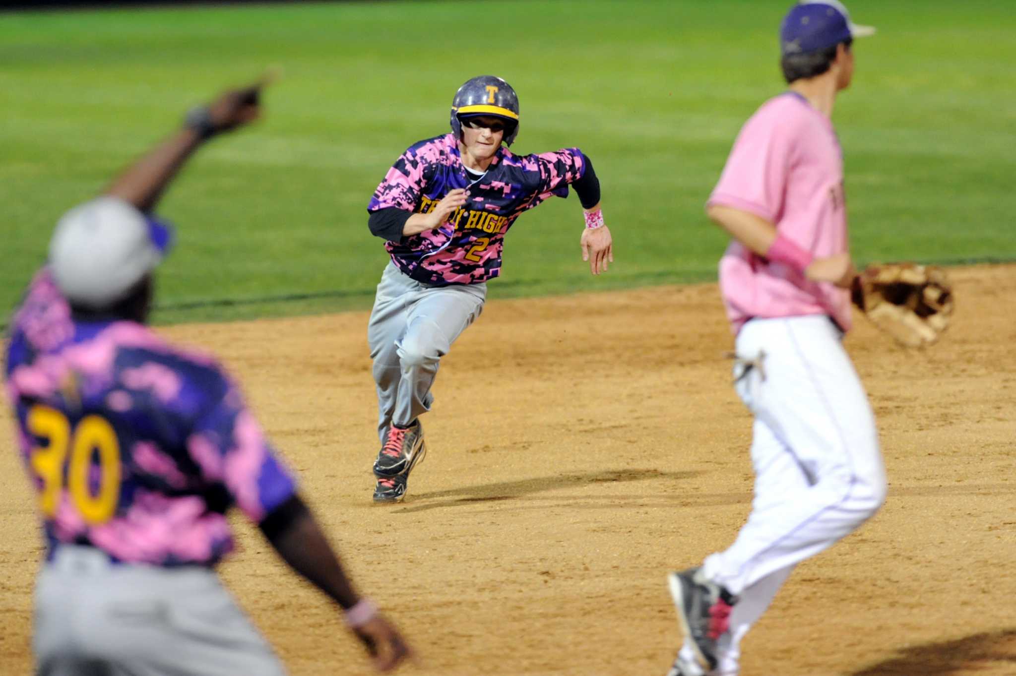 Maldonado, Troy find way