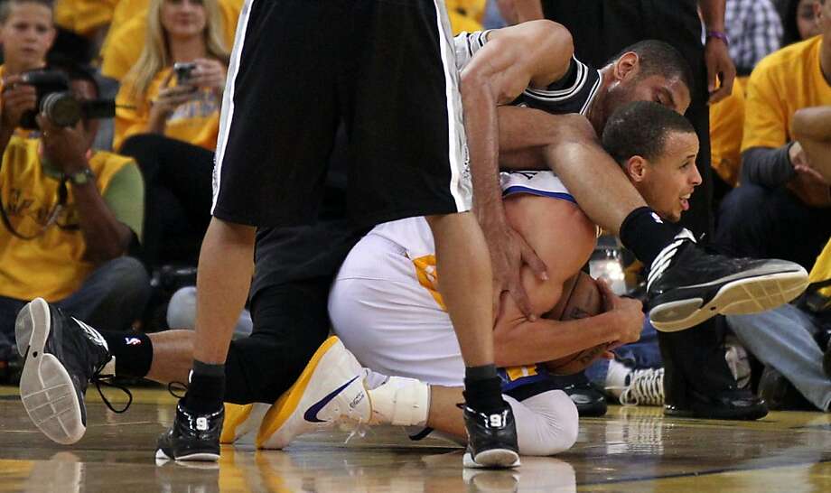 Curry hurt in Warriors' loss - SFGate