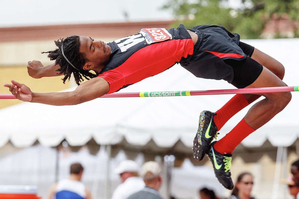 With relay win, Judson boys rocket to team's 1st state title