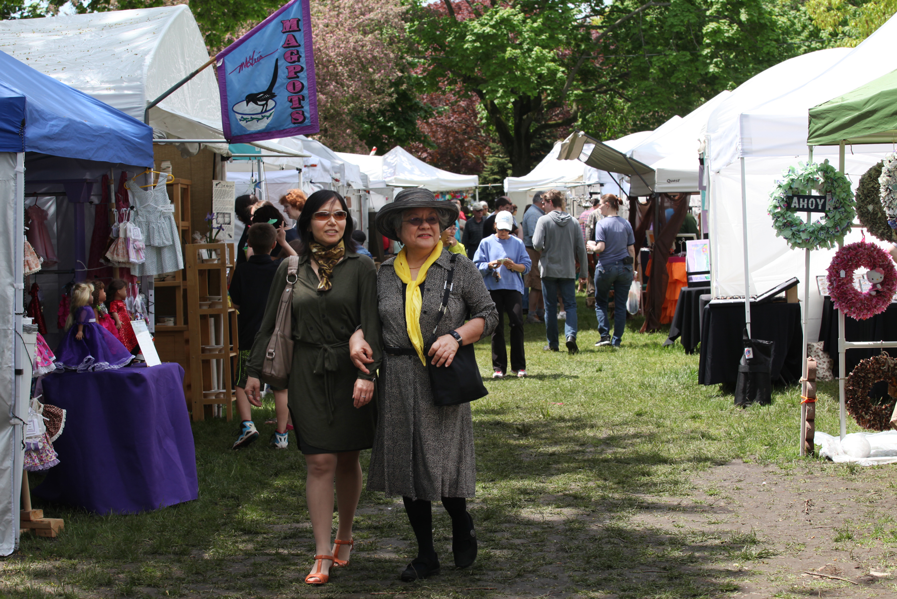 Craft fair draws moms, memories, earrings