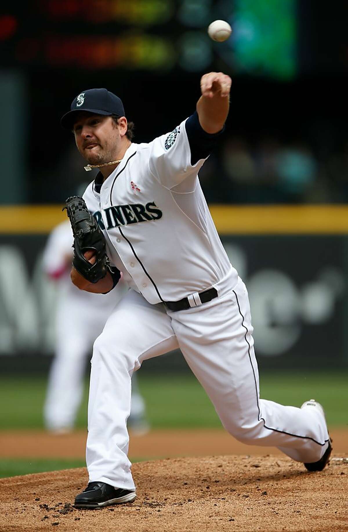 A's bats limp in 6-1 loss in Seattle