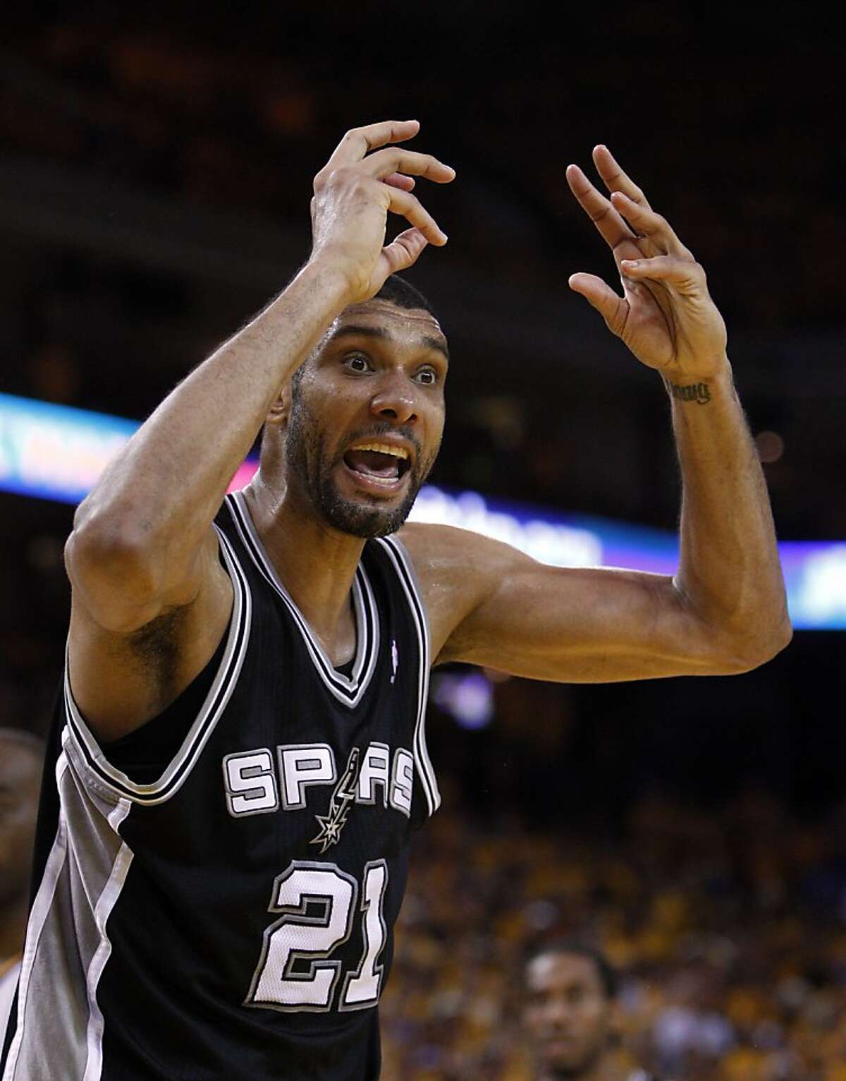 Warriors beat Spurs in OT, even series