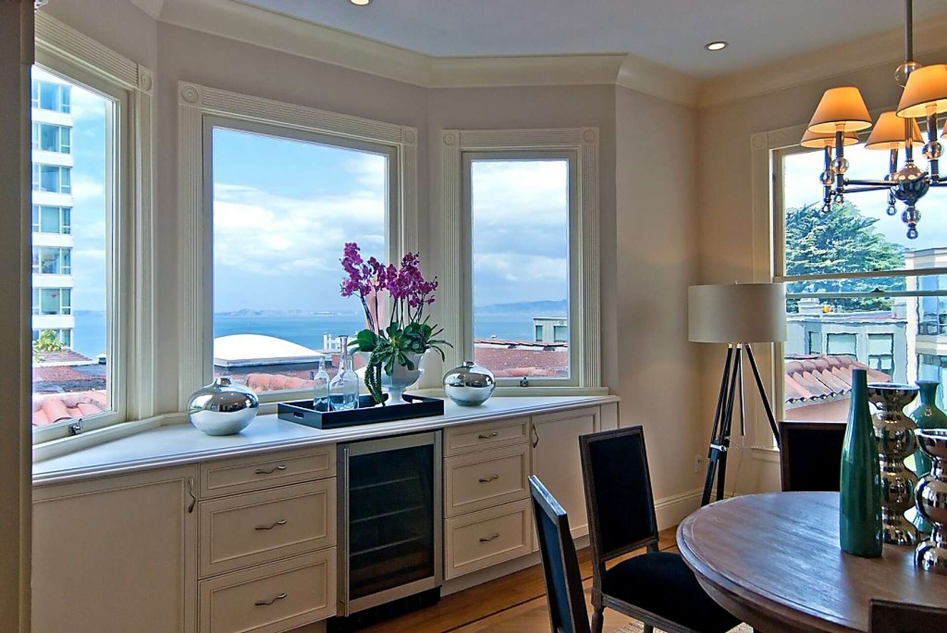 Russian Hill condo has patio, bay views