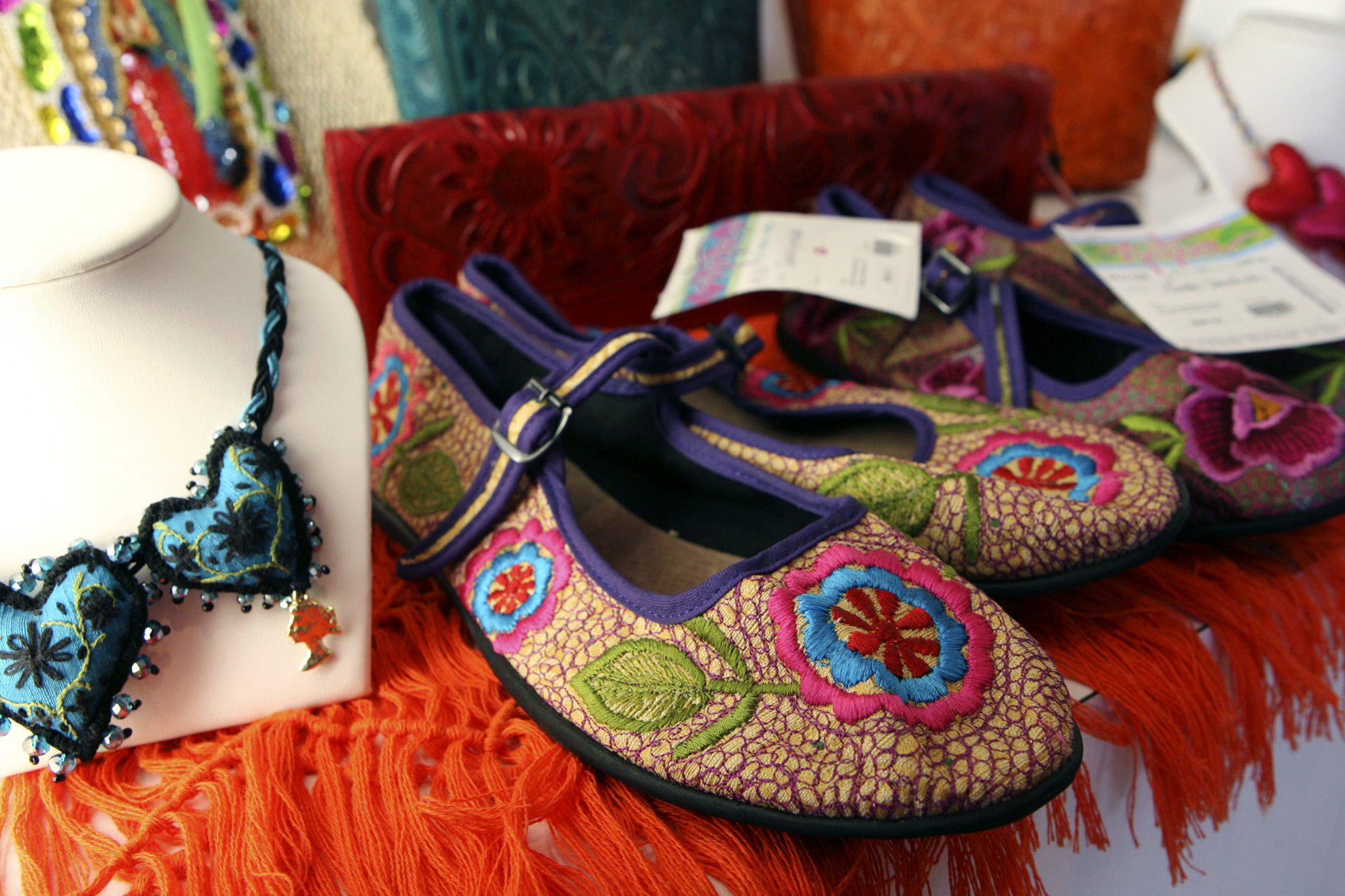 Shopping for one-of-a-kind gifts in S.A.