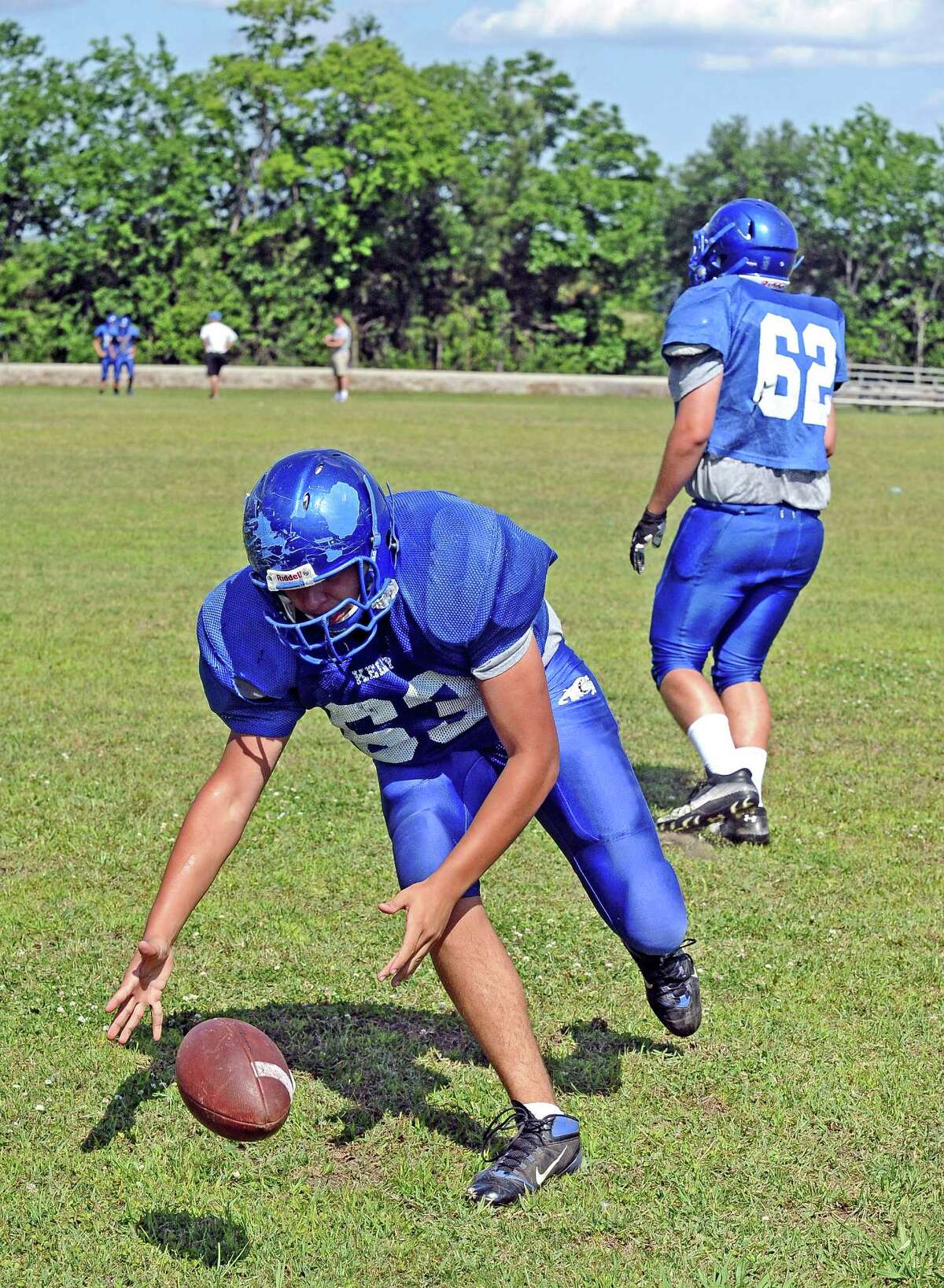 Kelly football hopes to return to winning ways