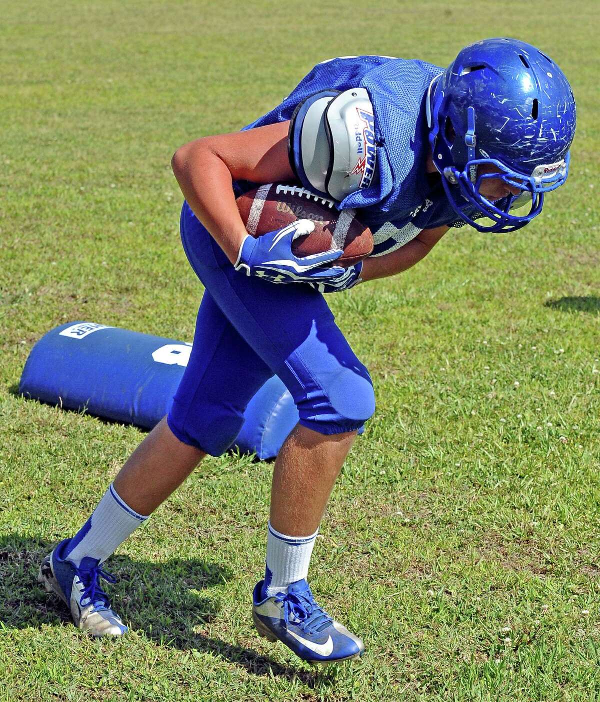 Kelly football hopes to return to winning ways