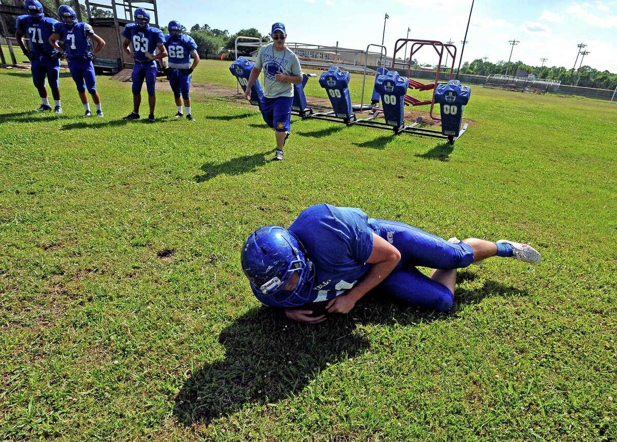 Kelly football hopes to return to winning ways