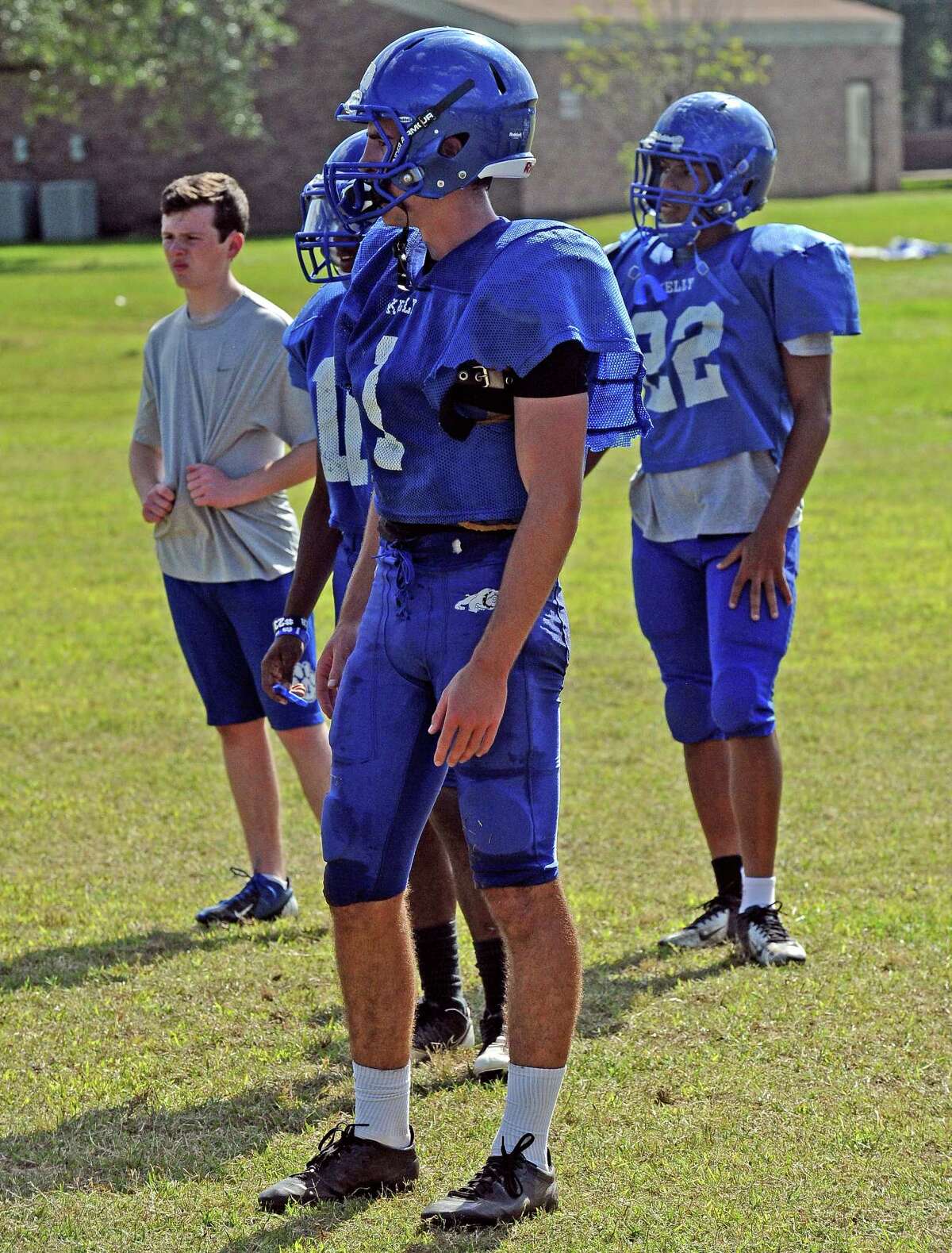 Kelly football hopes to return to winning ways