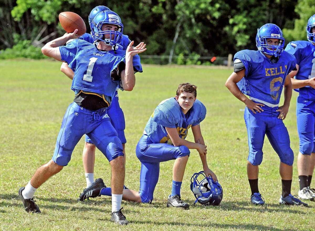 Kelly football hopes to return to winning ways