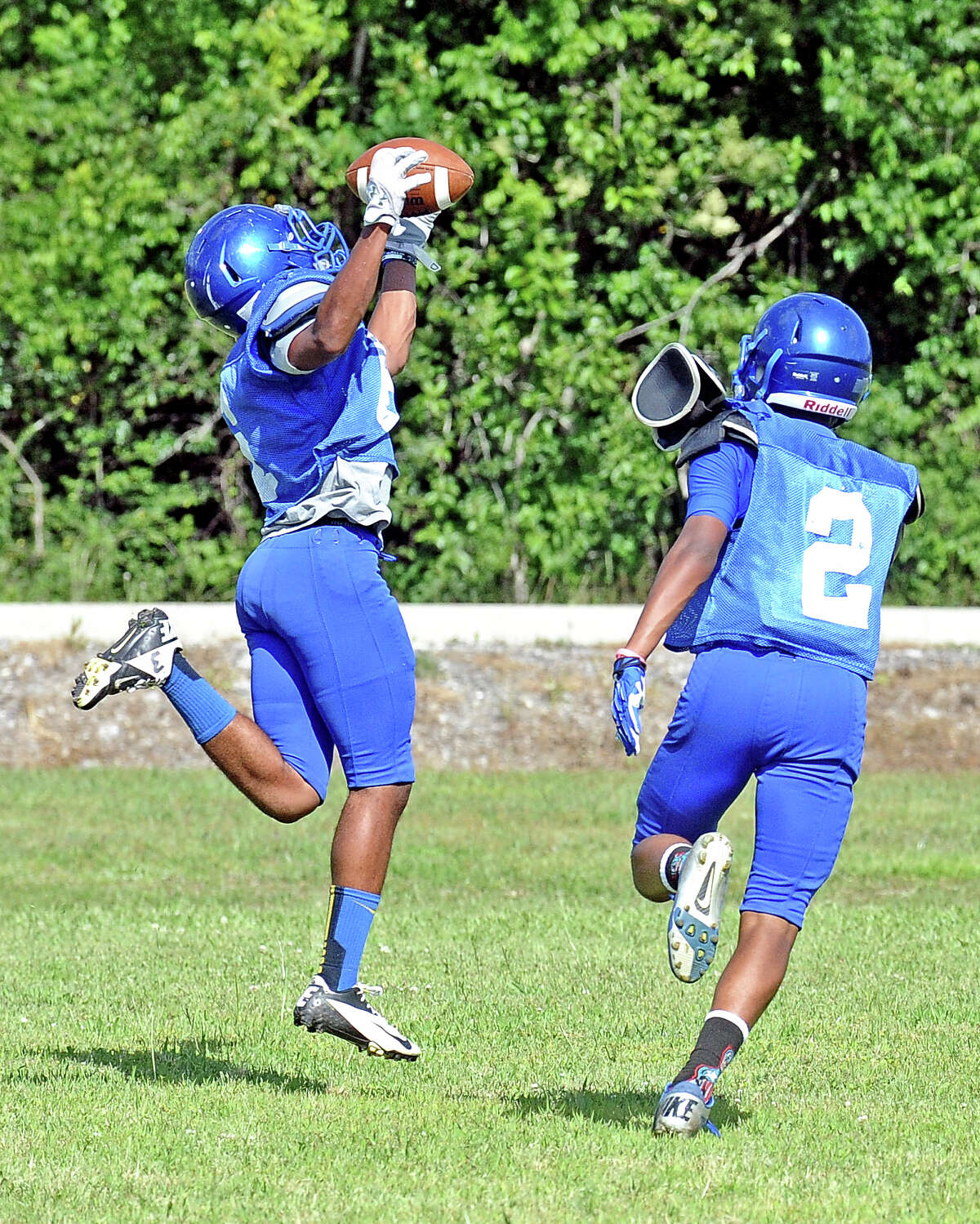 Kelly football hopes to return to winning ways