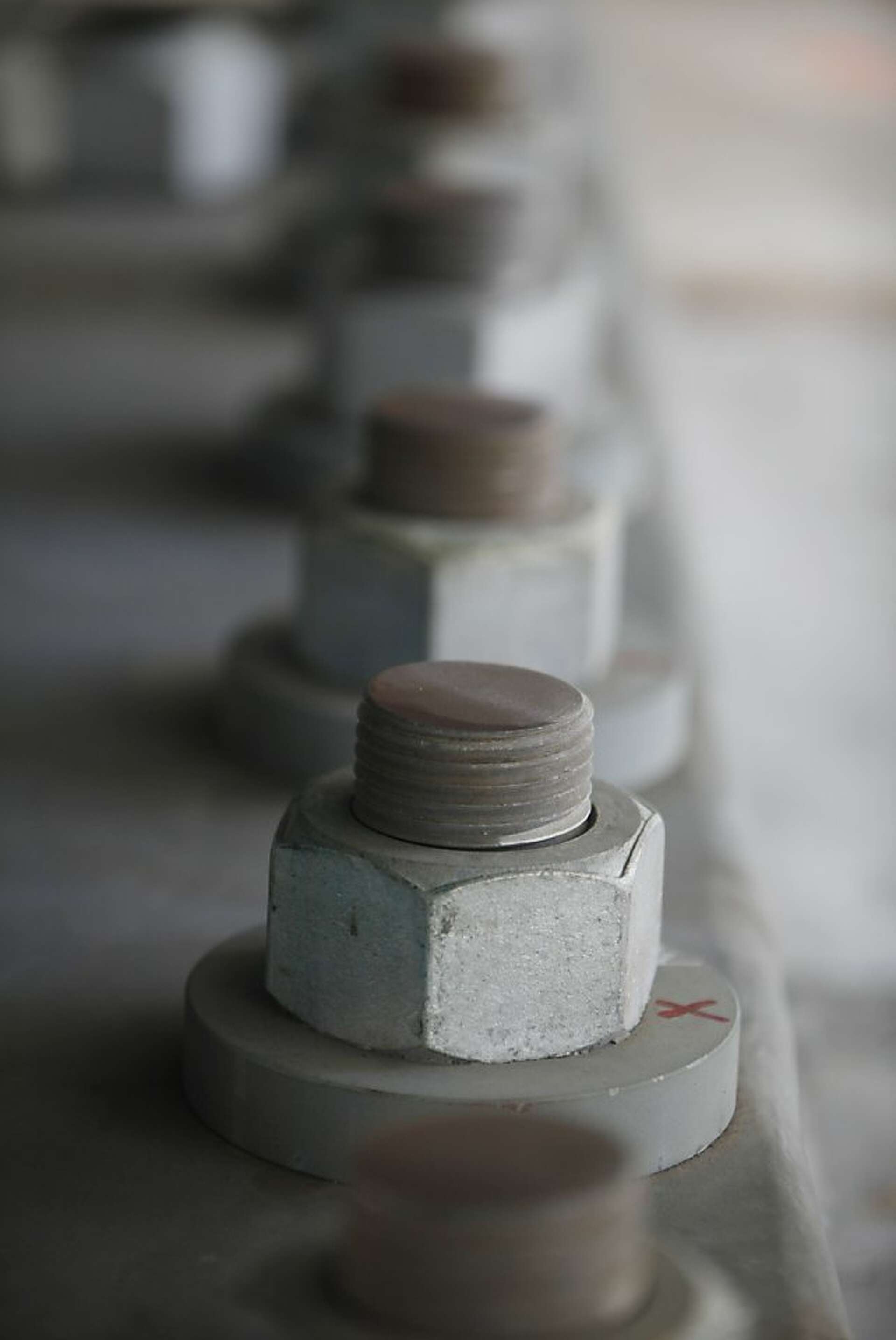 Bay Bridge fasteners withstand tests, Caltrans says