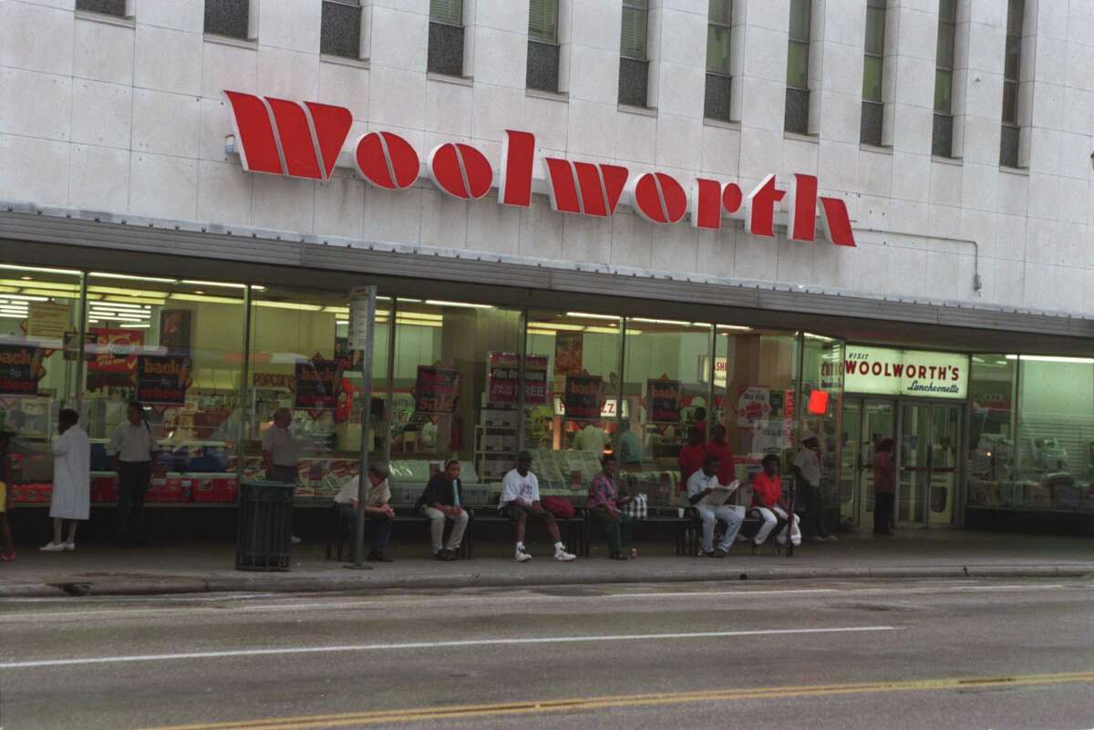 16 places you went shopping for clothes in the '80s, '90s that no longer exist in Houston