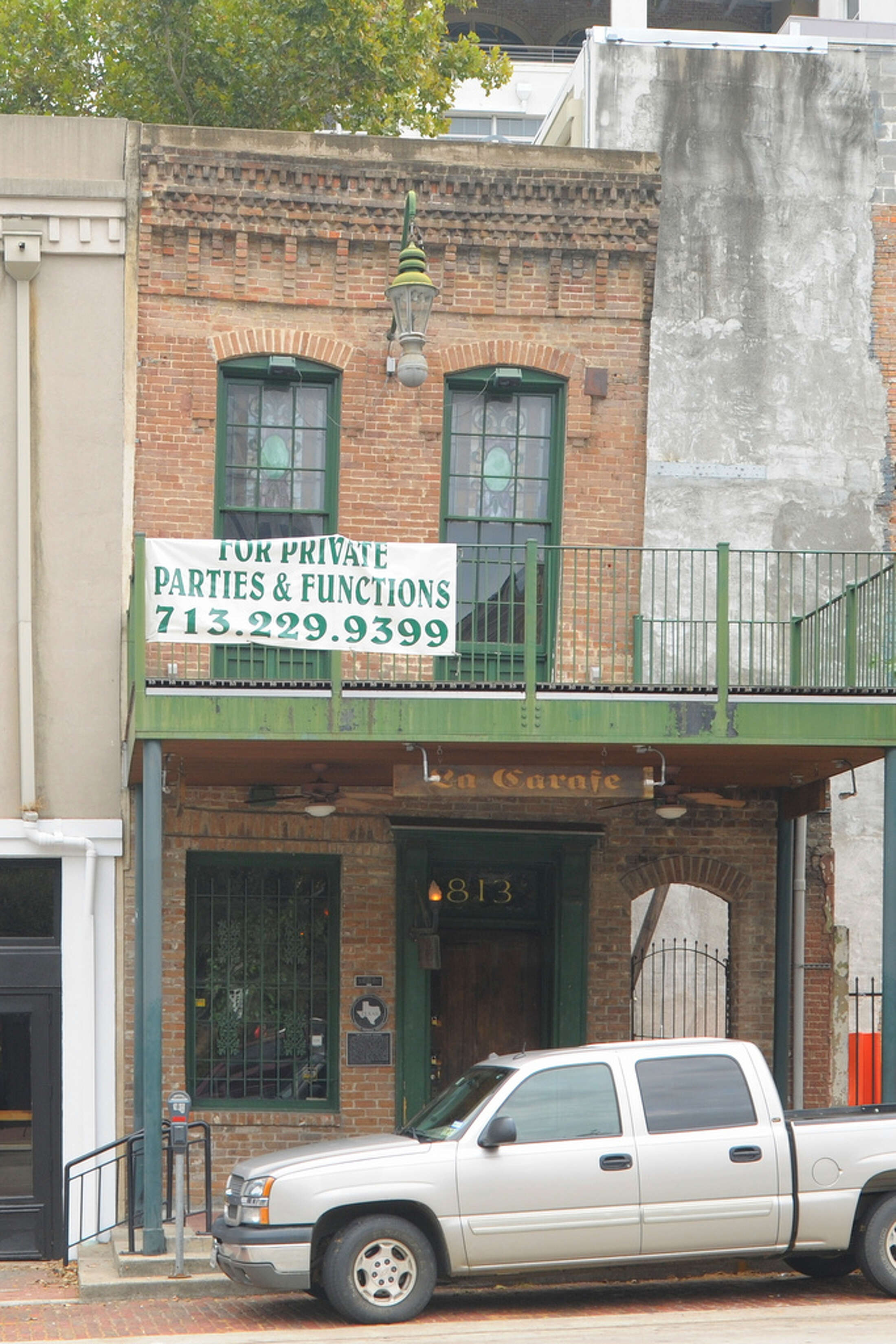 La Carafe: Houston’s oldest haunted bar?