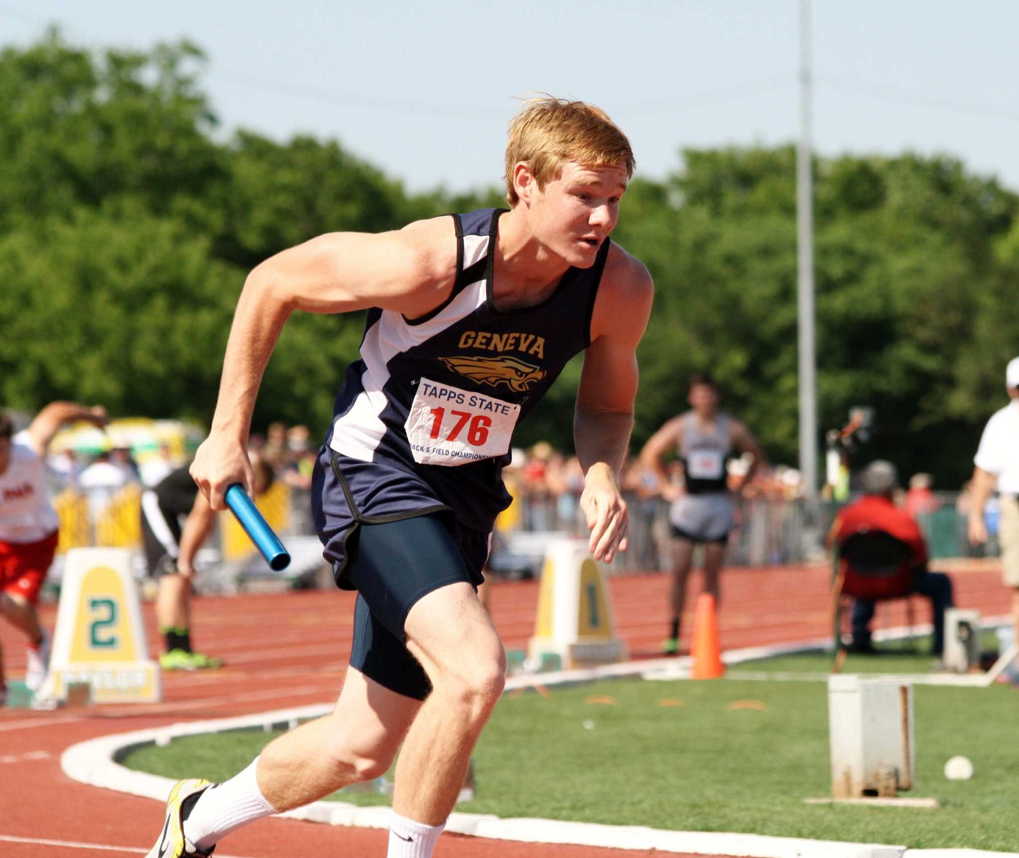 Hounds baseball squad shifts into third round in regionals