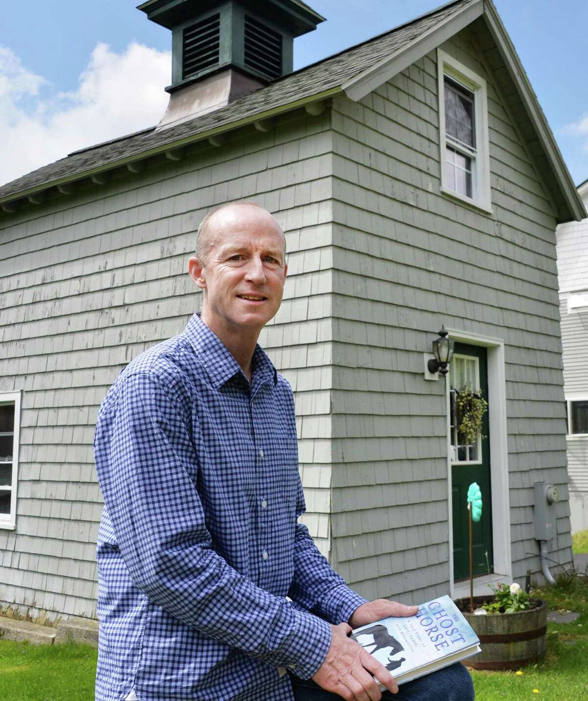 Marathon man of stars' stories churns on