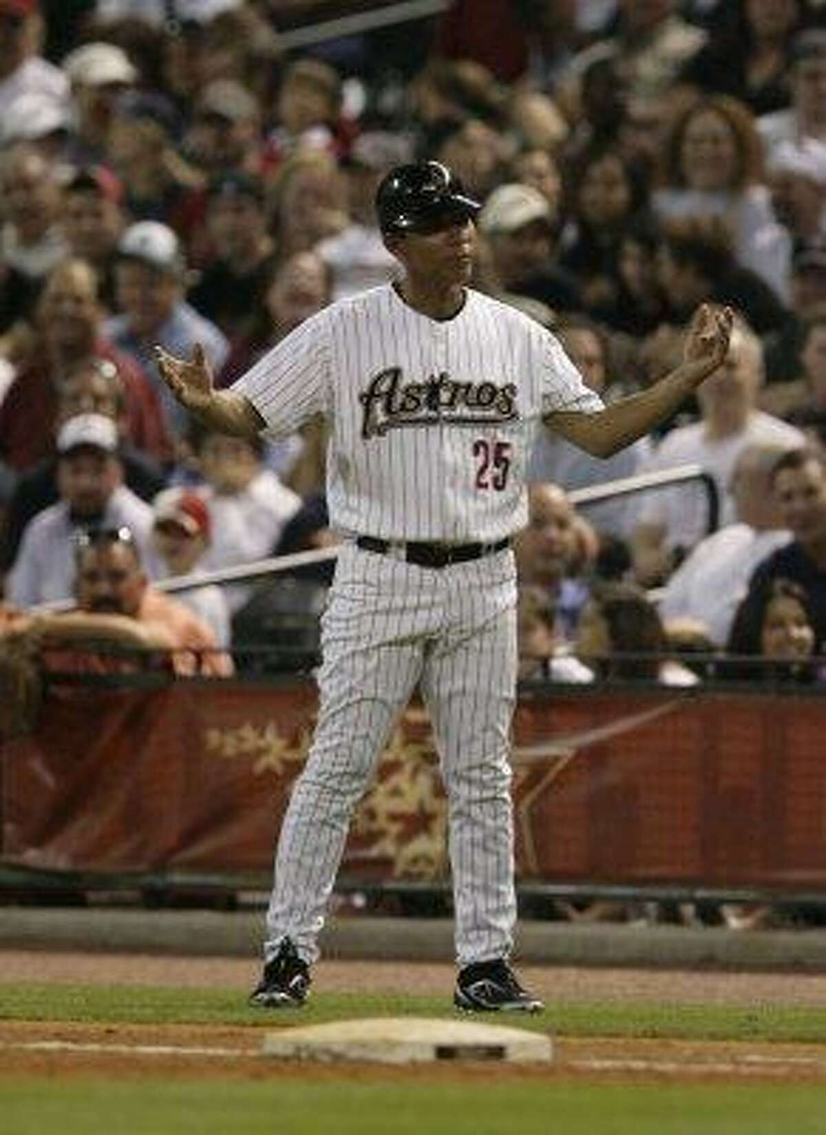 Celebrate Jose Cruz's 70th birthday through throwback photos