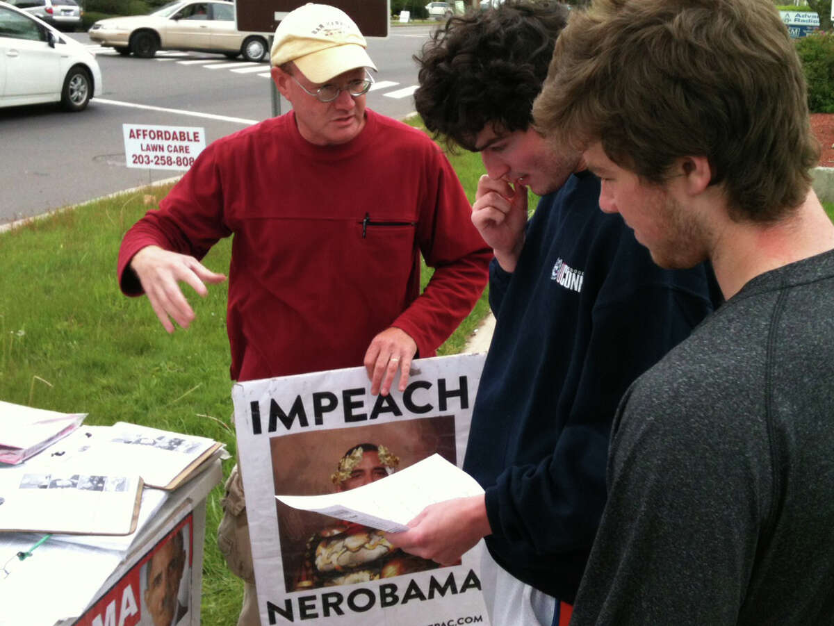 LaRouche followers press Obama impeachment in Fairfield