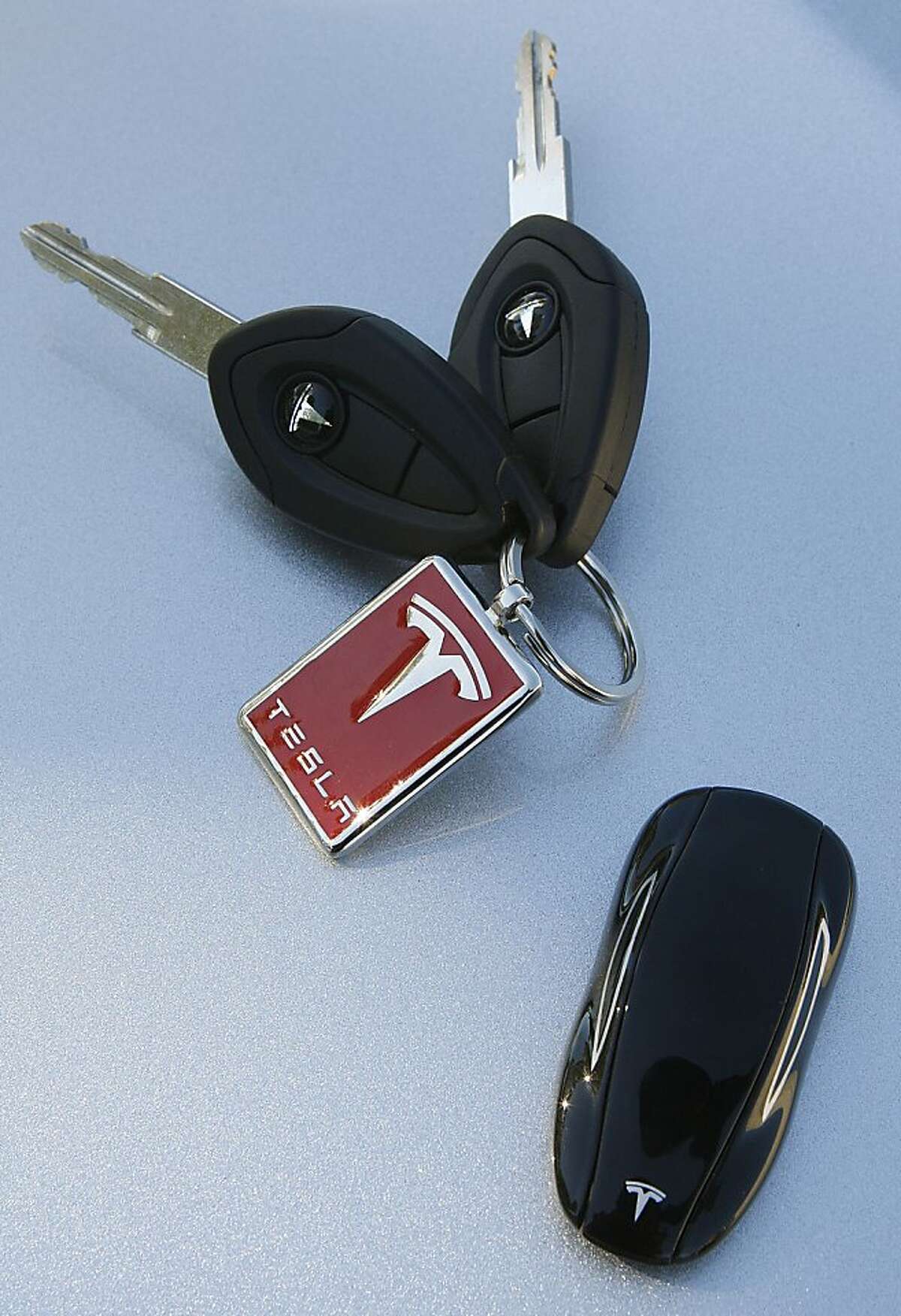 Soaring Tesla to sell more shares, notes