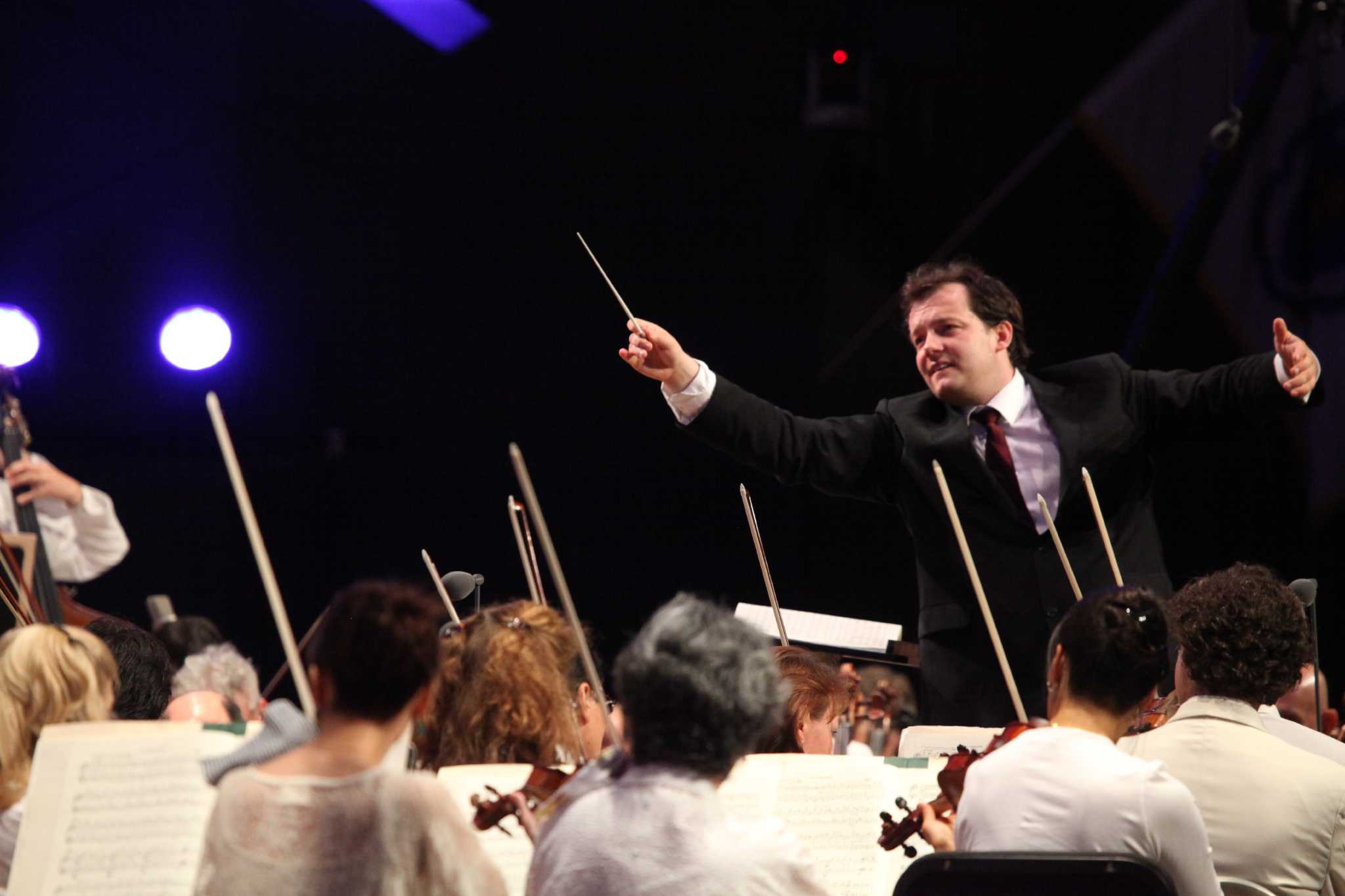 Boston Symphony Orchestra names new music director