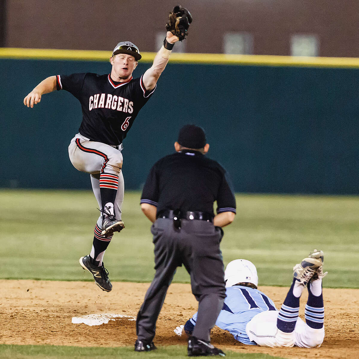 Johnson capitalizes on Churchill's errors