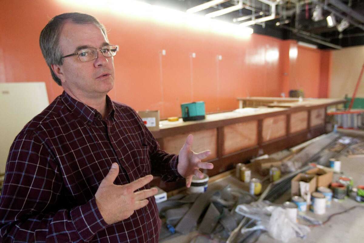 Theater may be a star in mall's renaissance