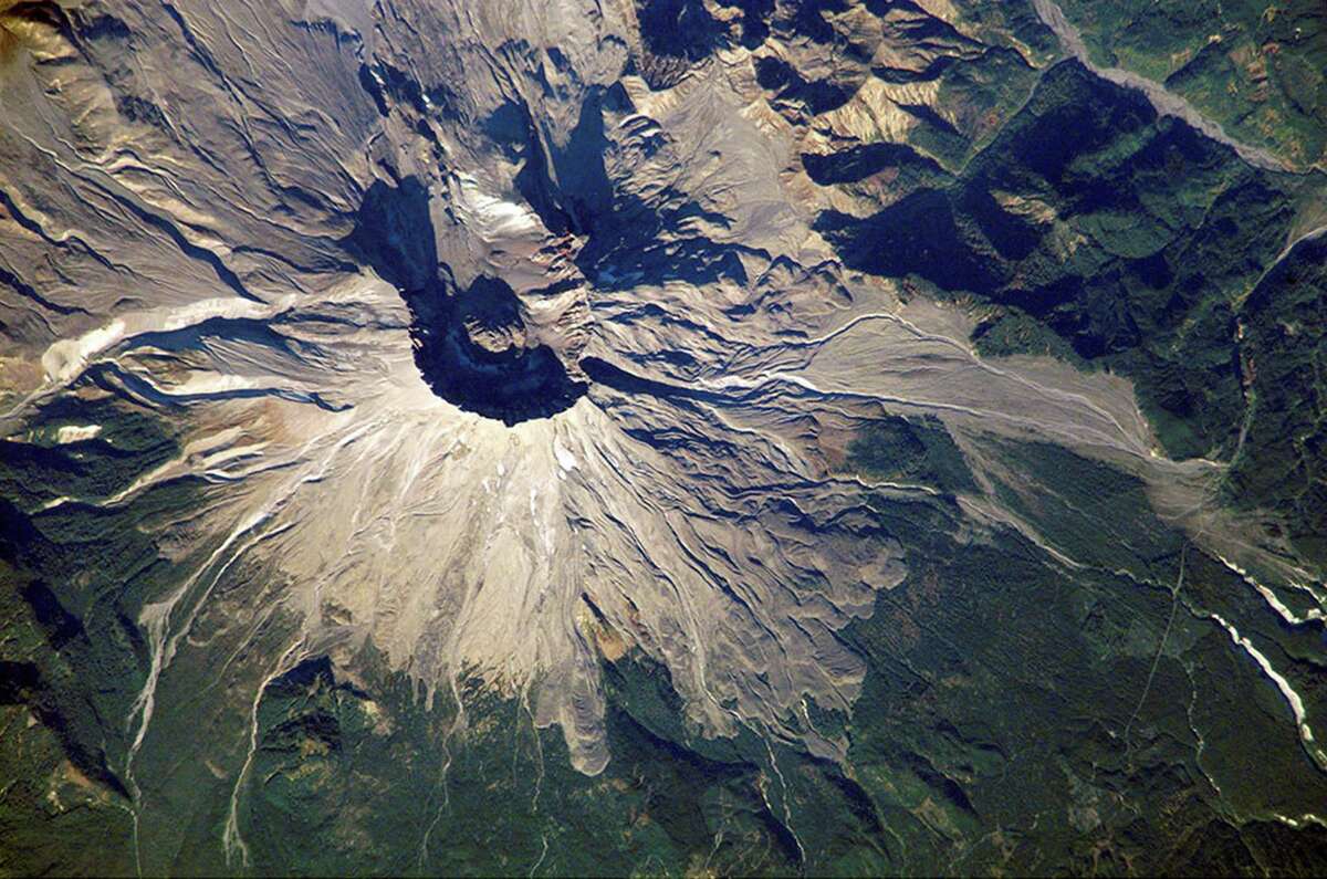 39 years ago: Mount St. Helens woke up and blew her top