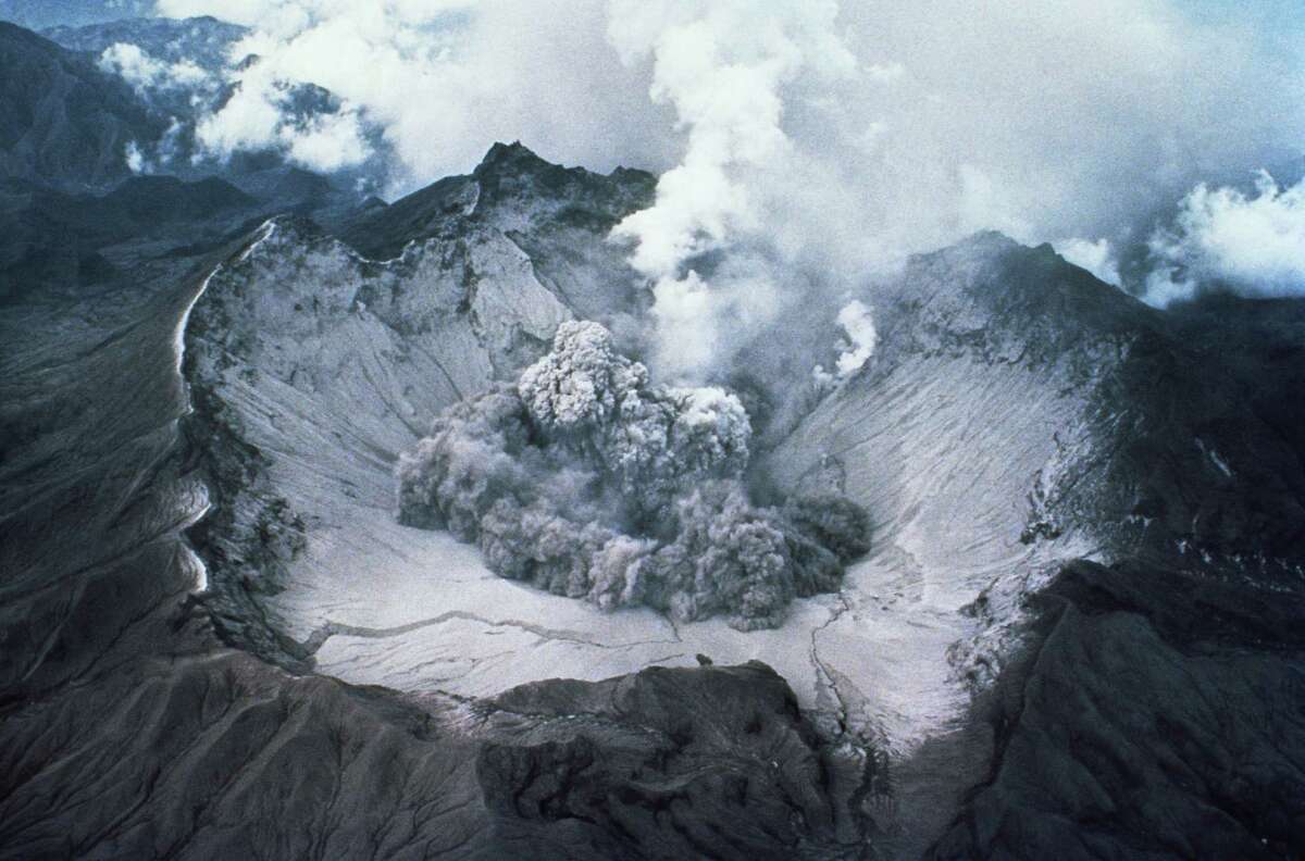 39 years ago: Mount St. Helens woke up and blew her top