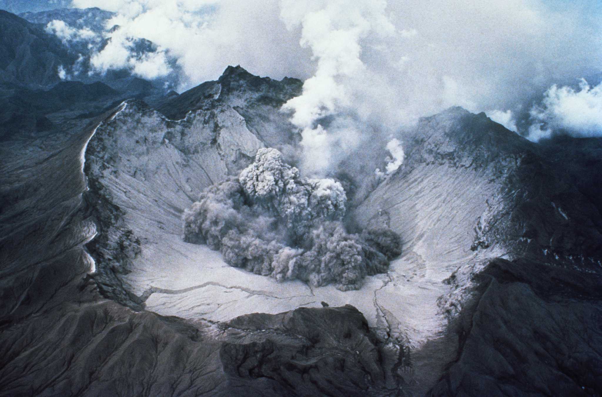 39 years ago: Mount St. Helens woke up and blew her top