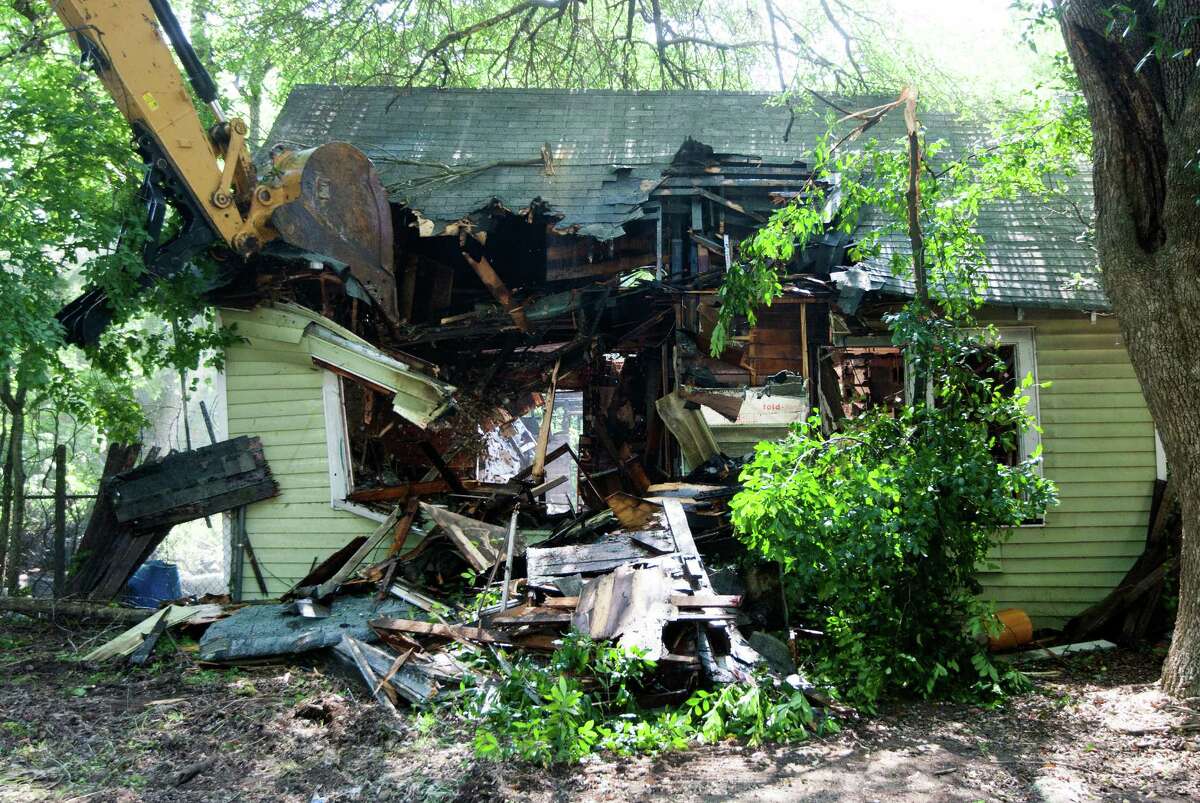 City targets 39 blighted buildings on Demolition Day