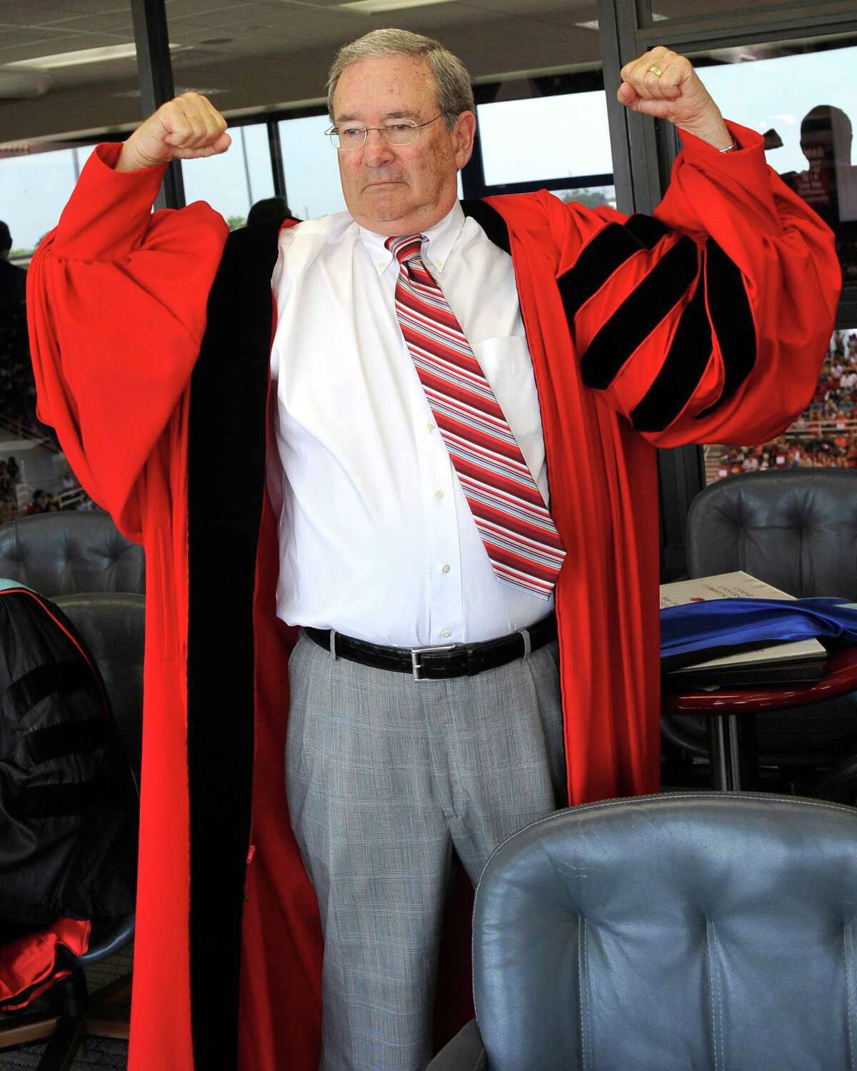 Lamar President Jimmy Simmons last Commencement ceremony