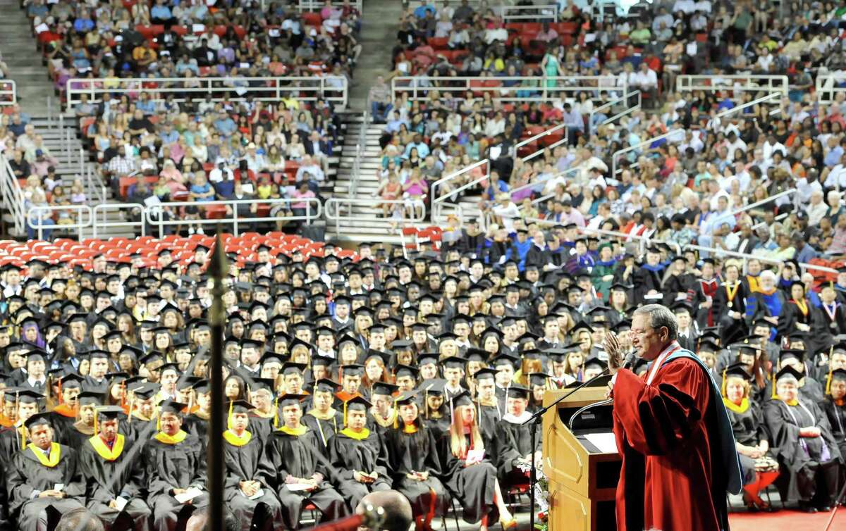 Lamar President Jimmy Simmons last Commencement ceremony