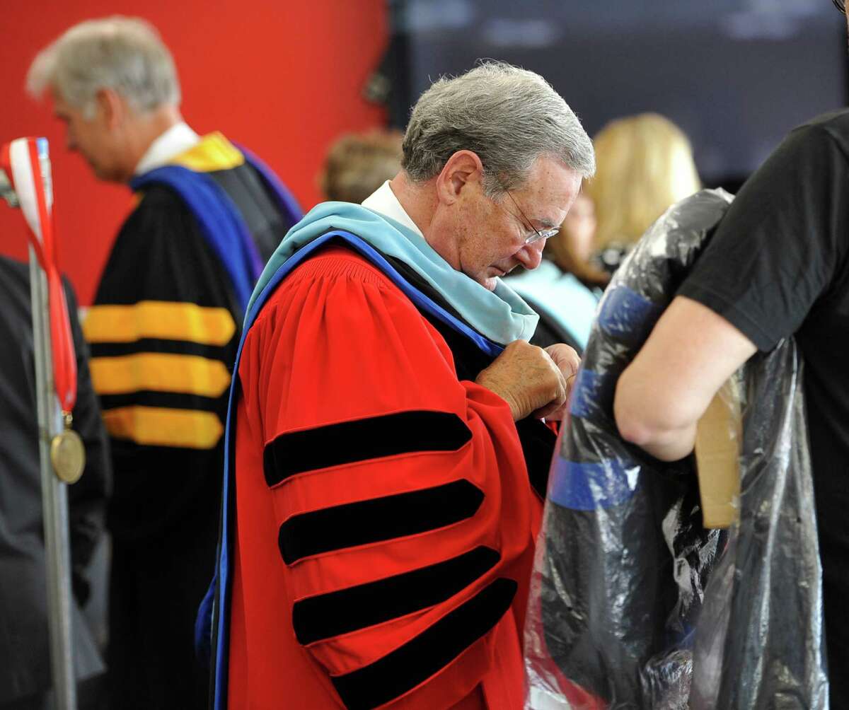 Lamar President Jimmy Simmons last Commencement ceremony