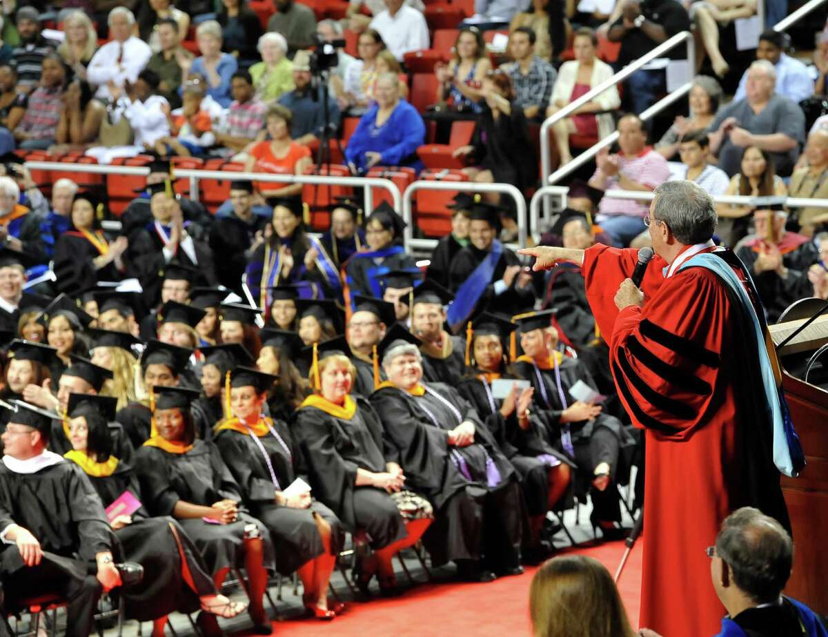 Lamar President Jimmy Simmons last Commencement ceremony