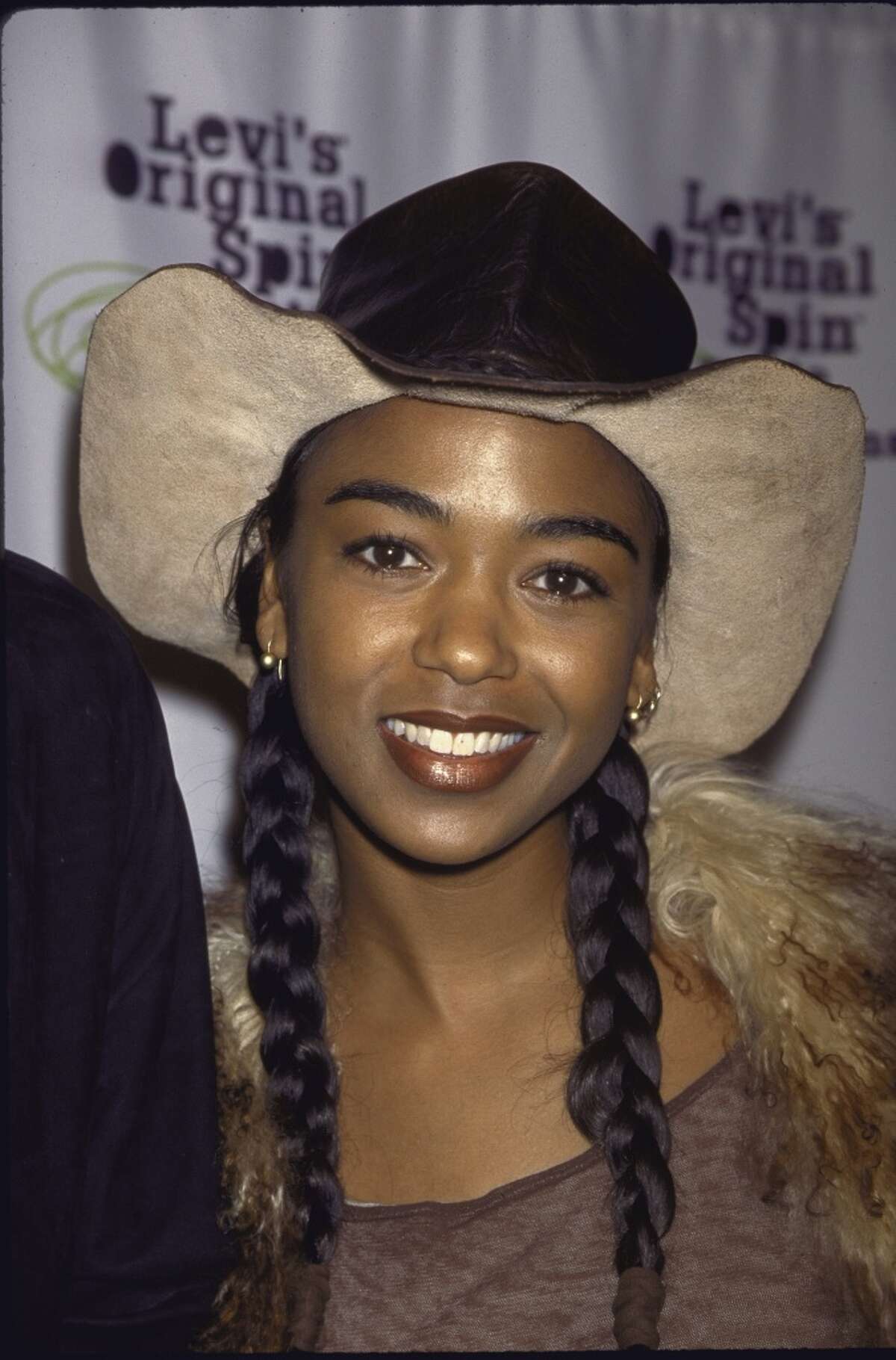 VJs reminisce about goof old days on MTV