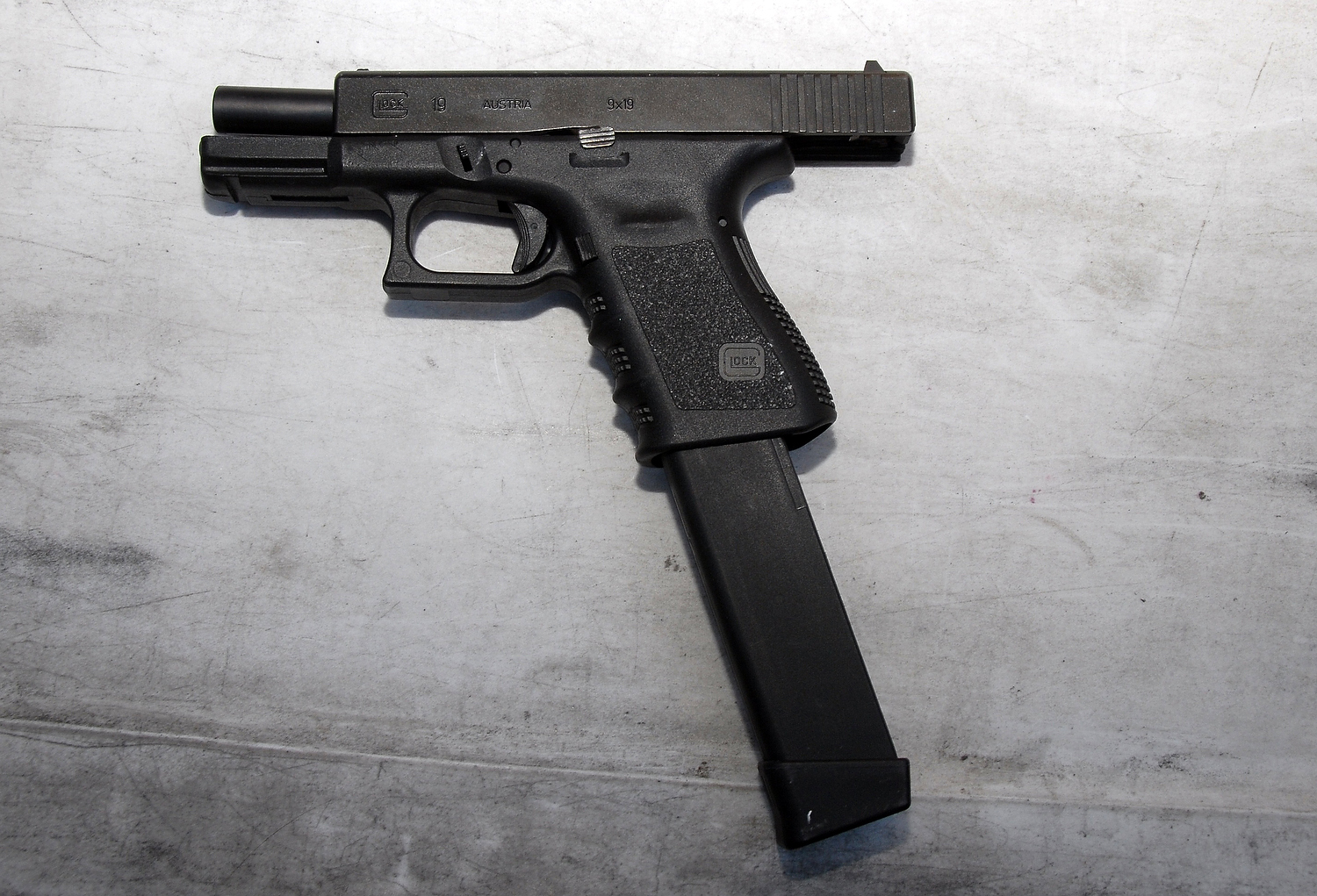 Police: Gangster says he was just testing Glock outside rap show
