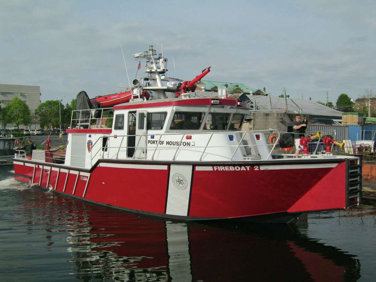 New triple-speed fireboats begin 2-week journey to Port of Houston