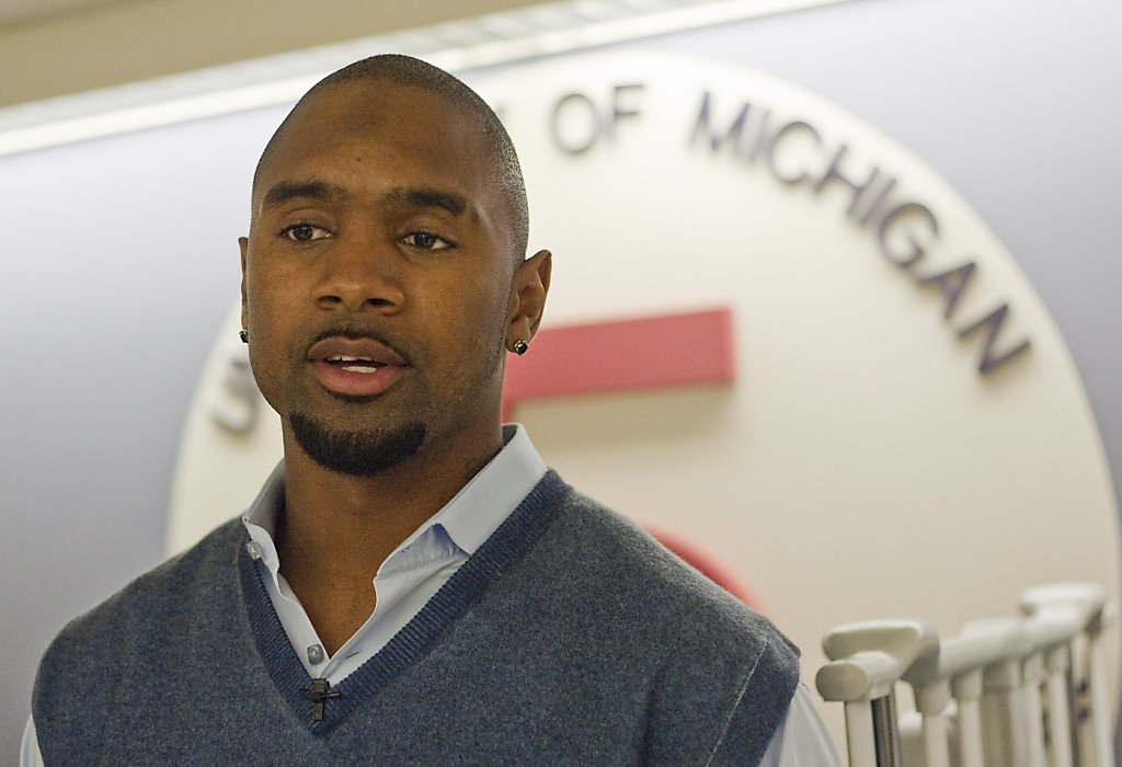 Woodson returns to Raiders amid fan love