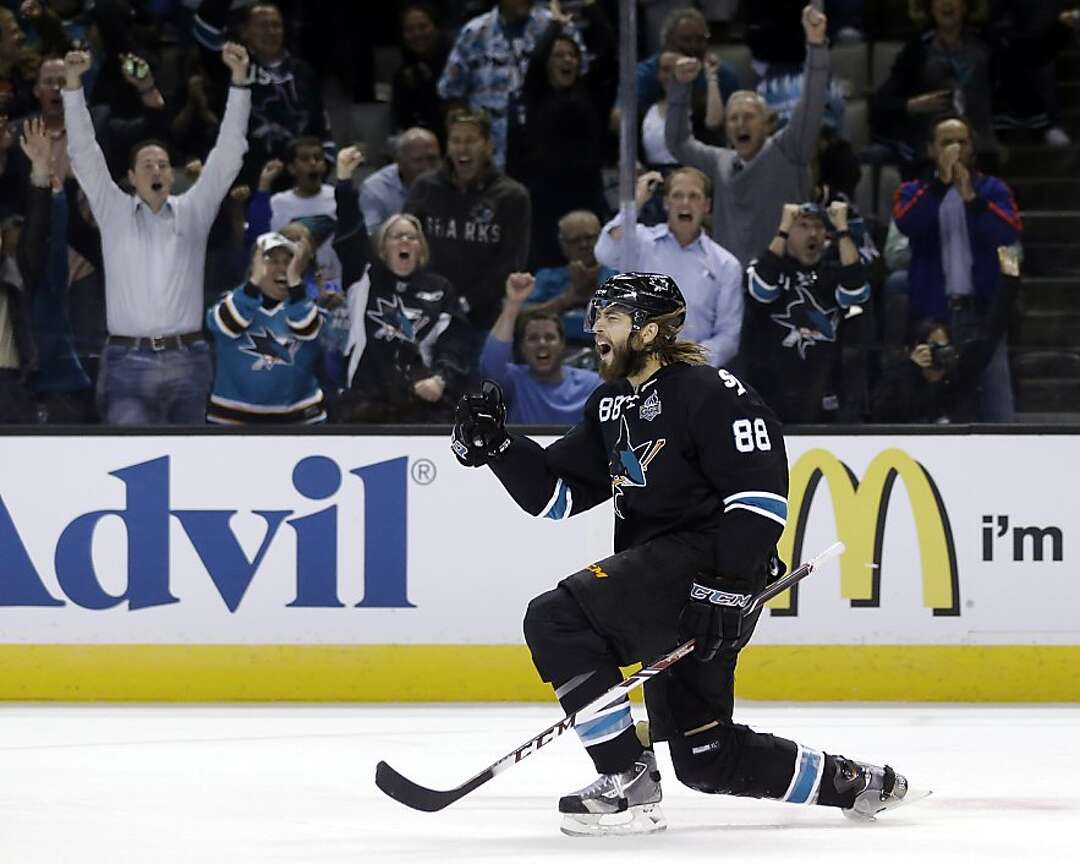 Sharks hang on to even series with Kings