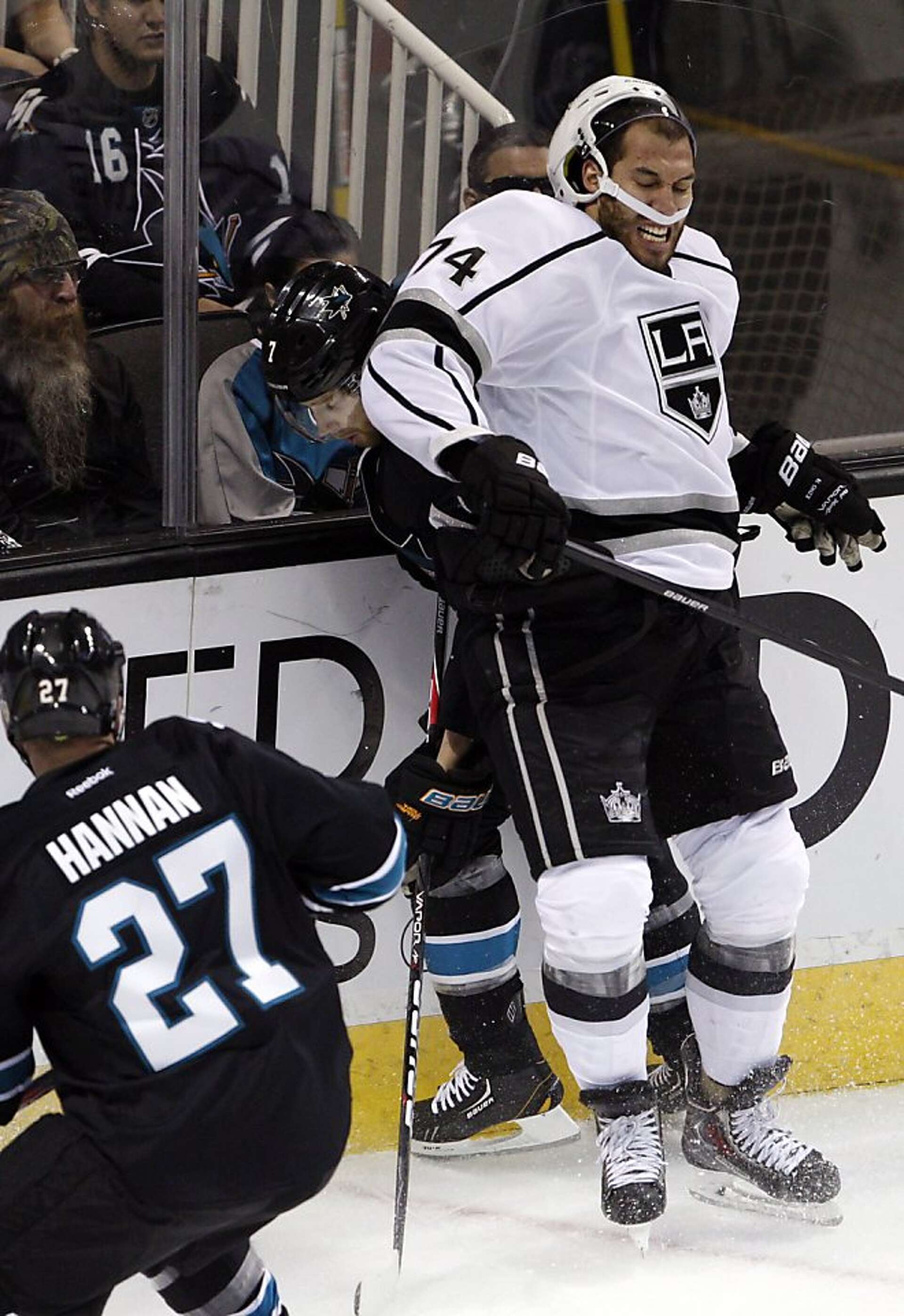 Sharks hang on to even series with Kings