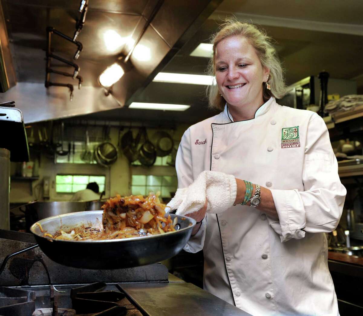 Chefs compete in cooking competition in Ridgefield