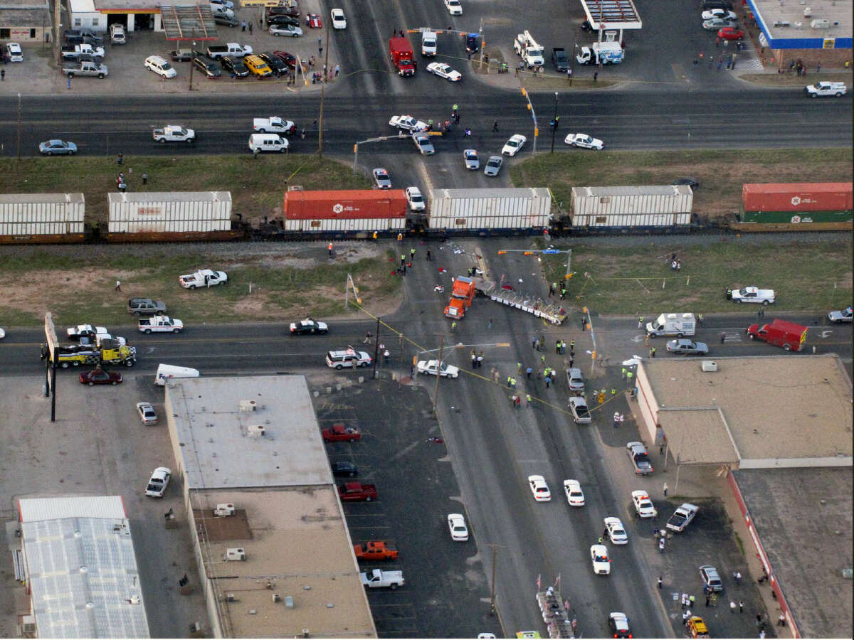 Settlement reached in lawsuit following fatal parade float crash