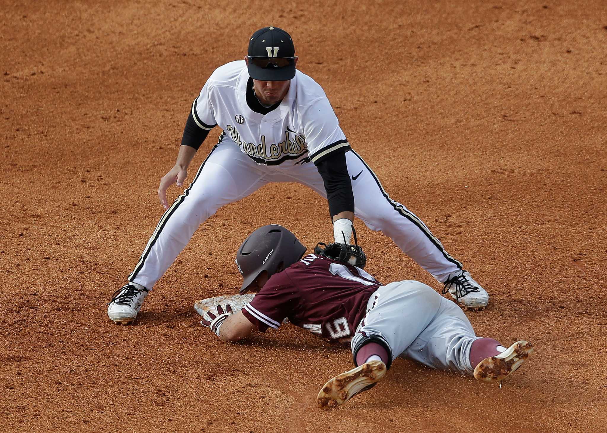 Aggies upset No. 1 Vanderbilt in SEC baseball tournament