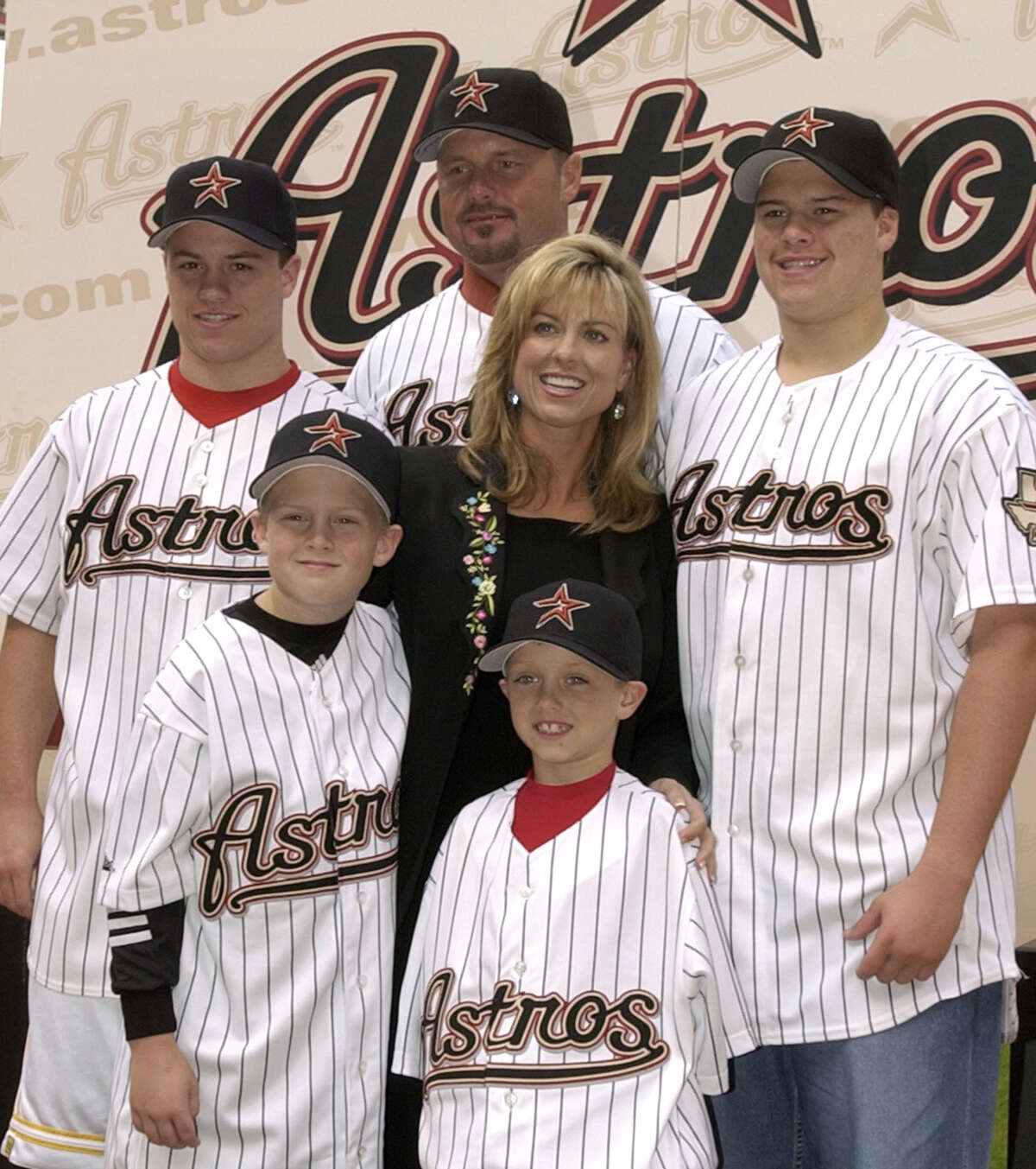 Mandola, Clemens sons open restaurant