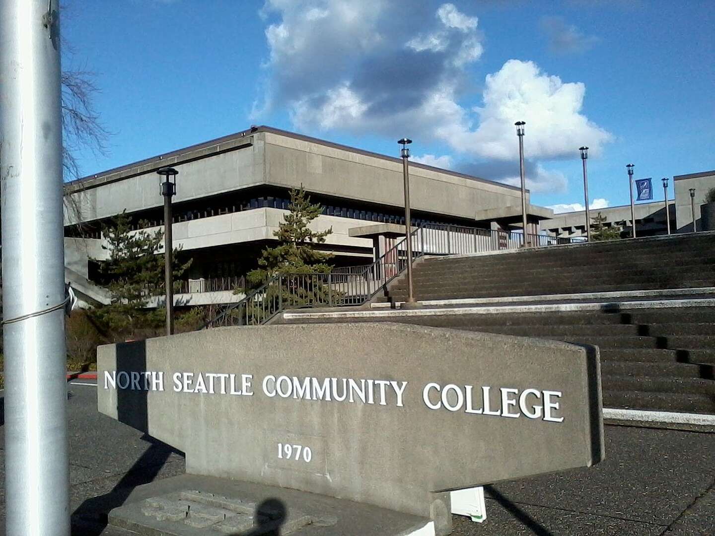 'Somehow we make it work': How Washington's community college students ...